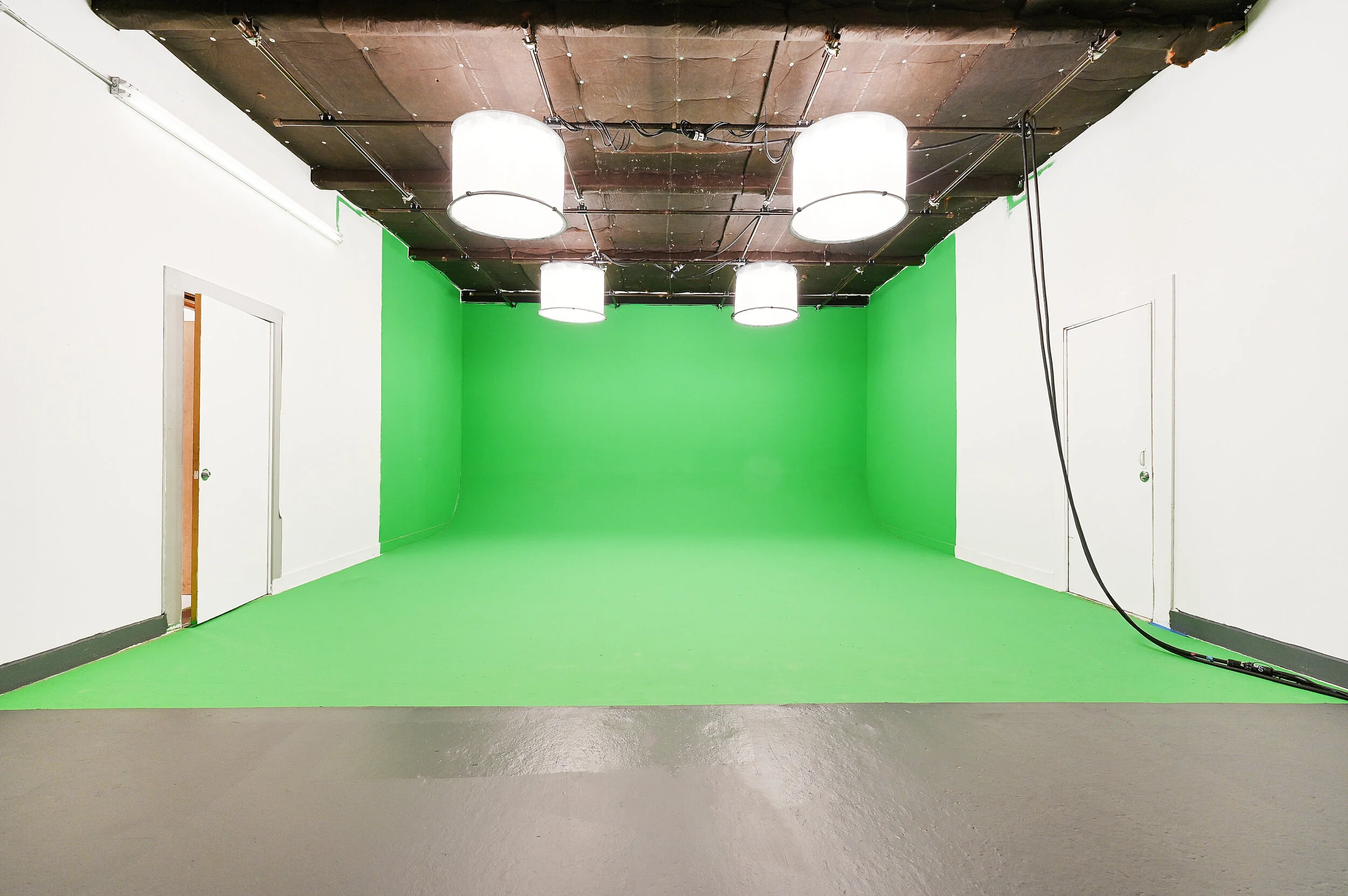 Soundstage Rental Brooklyn | Cyclorama Studio NYC | Cyc Wall ...