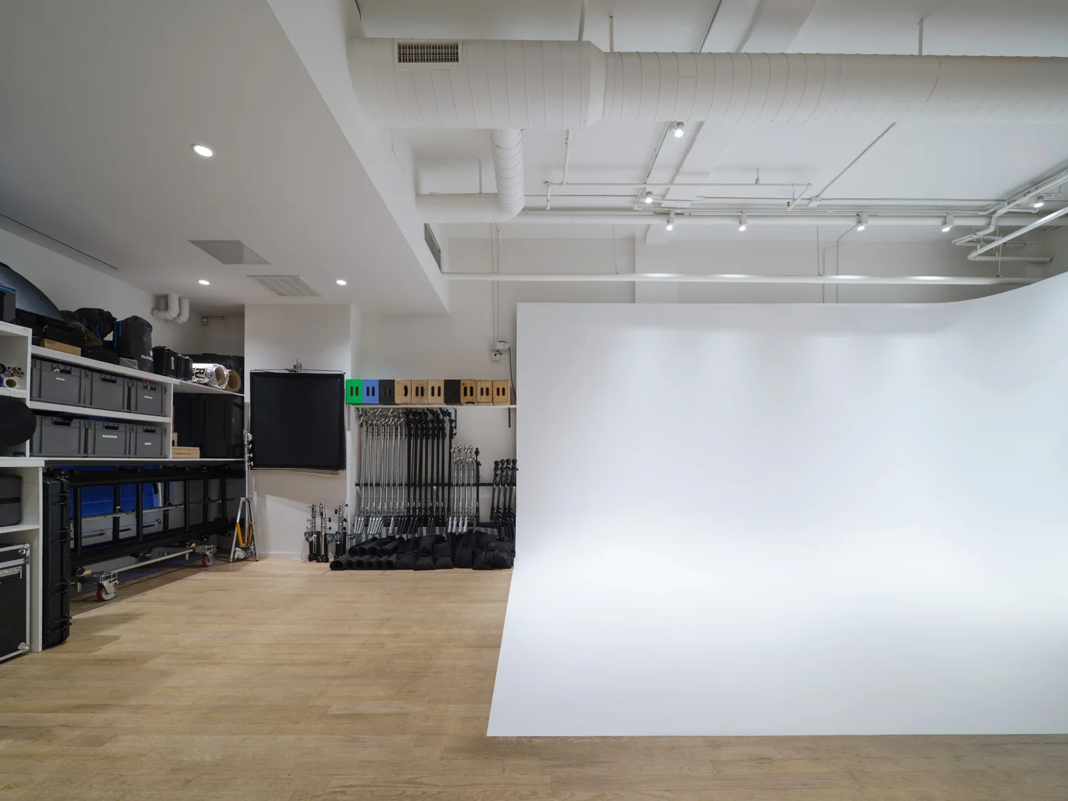 Soundstage Rental Brooklyn | Cyclorama Studio NYC | Cyc Wall ...