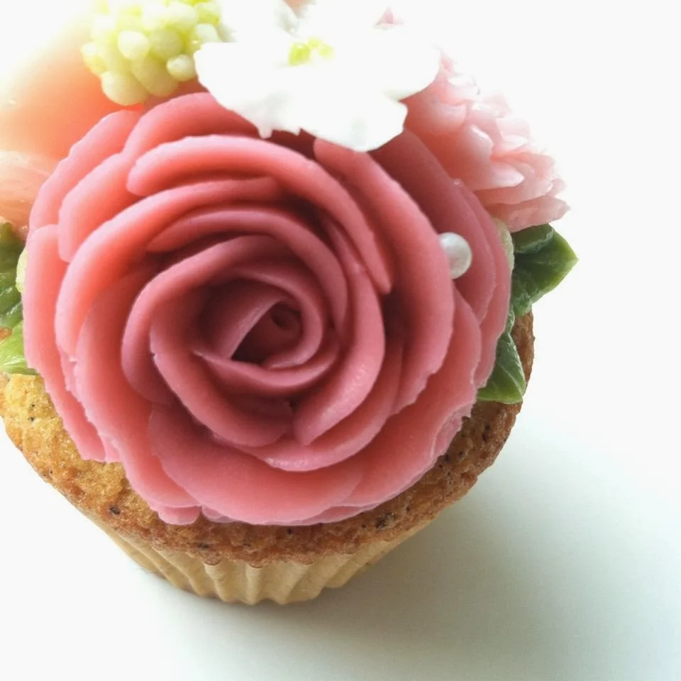 Buttercream flower cupcakes and cake — Eat Cake Be Merry