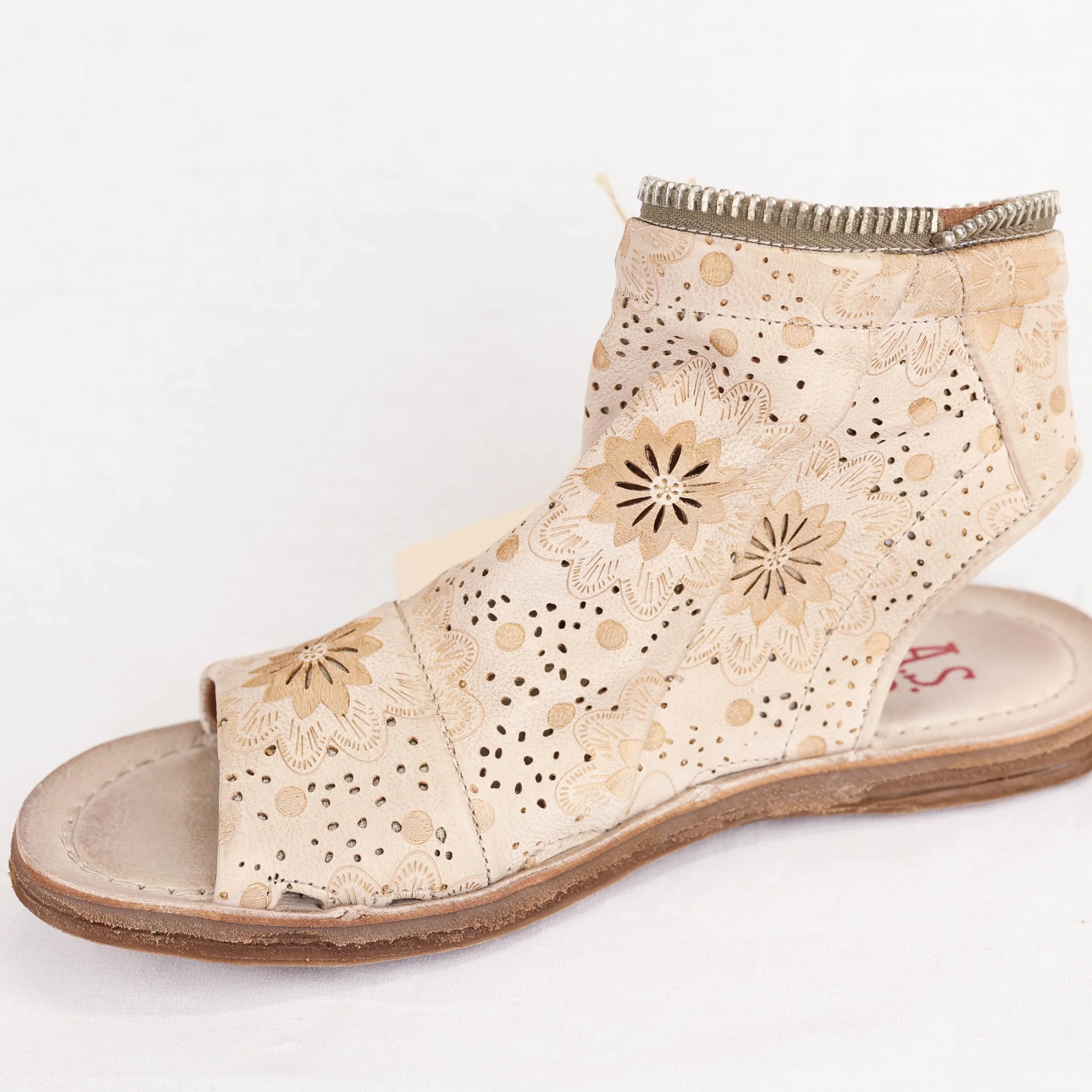 AS98 — Centro Shoes, Inc.