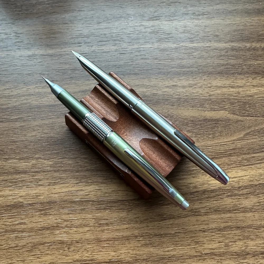 Capped Mechanical Pencils: Who Did It Better, Pentel Sharp Kerry or Uni ...