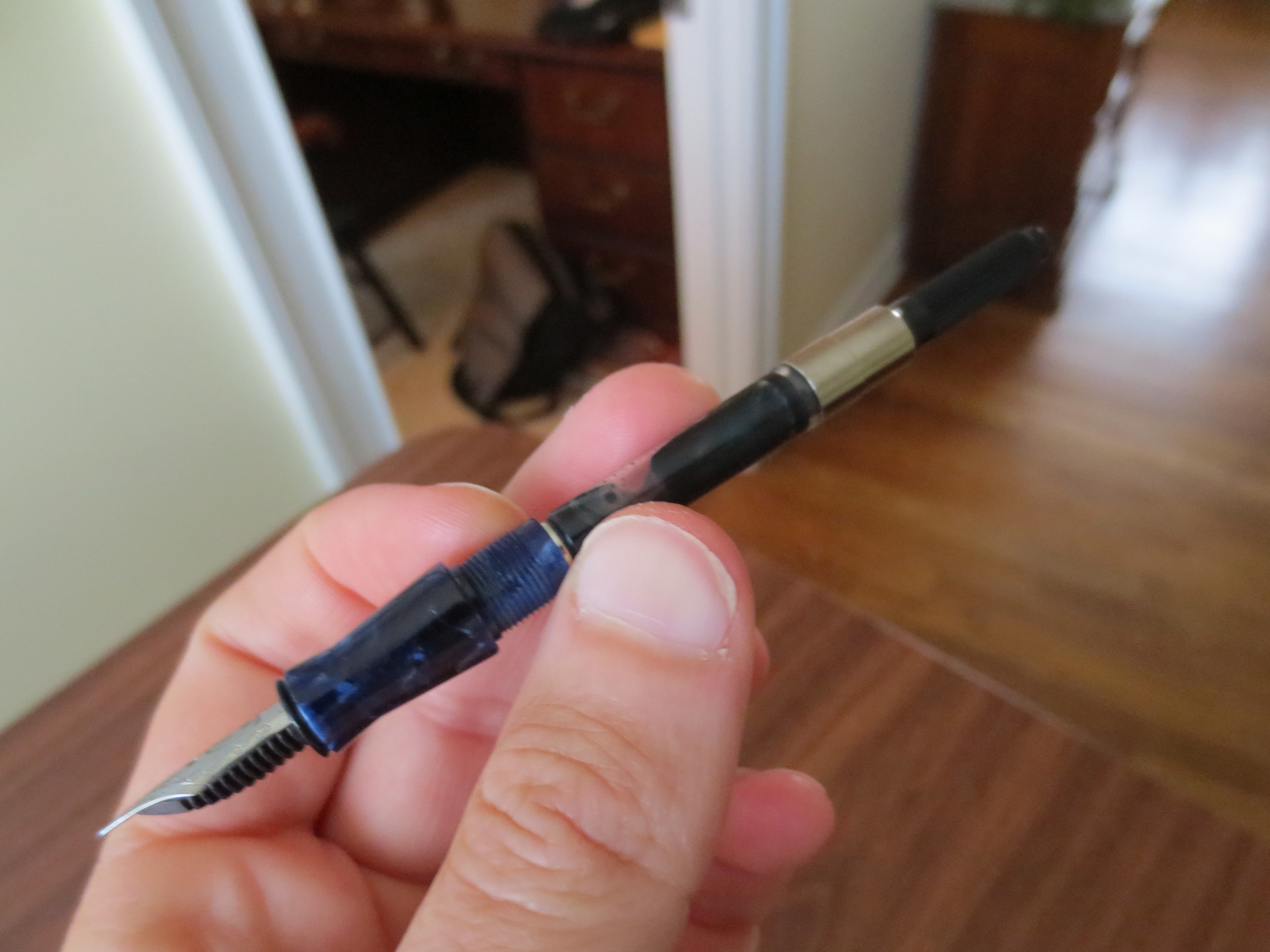 Pen Review: Edison Pearlette — The Gentleman Stationer