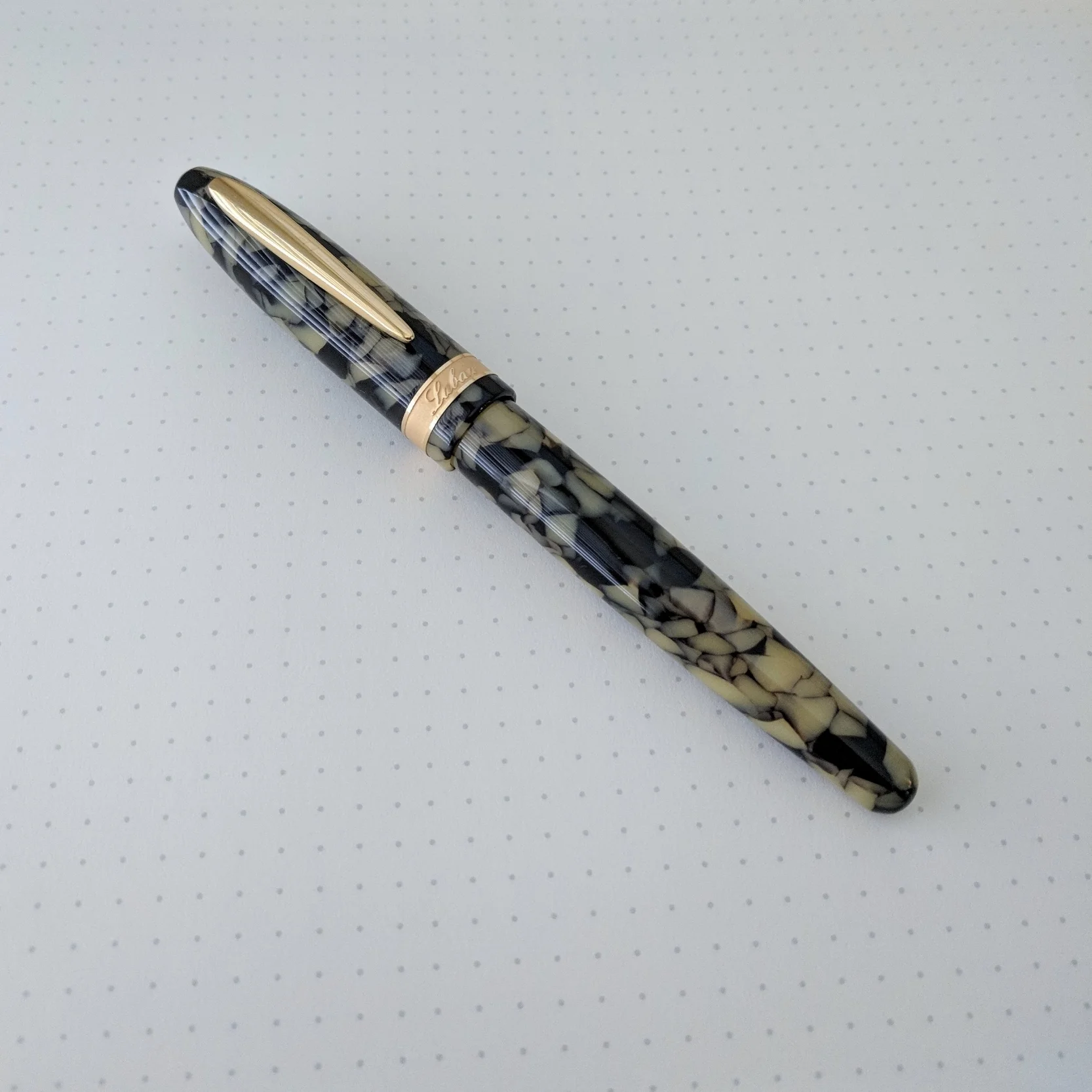 Pen Review: Laban Taroko in Dark Forest Acrylic — The Gentleman Stationer