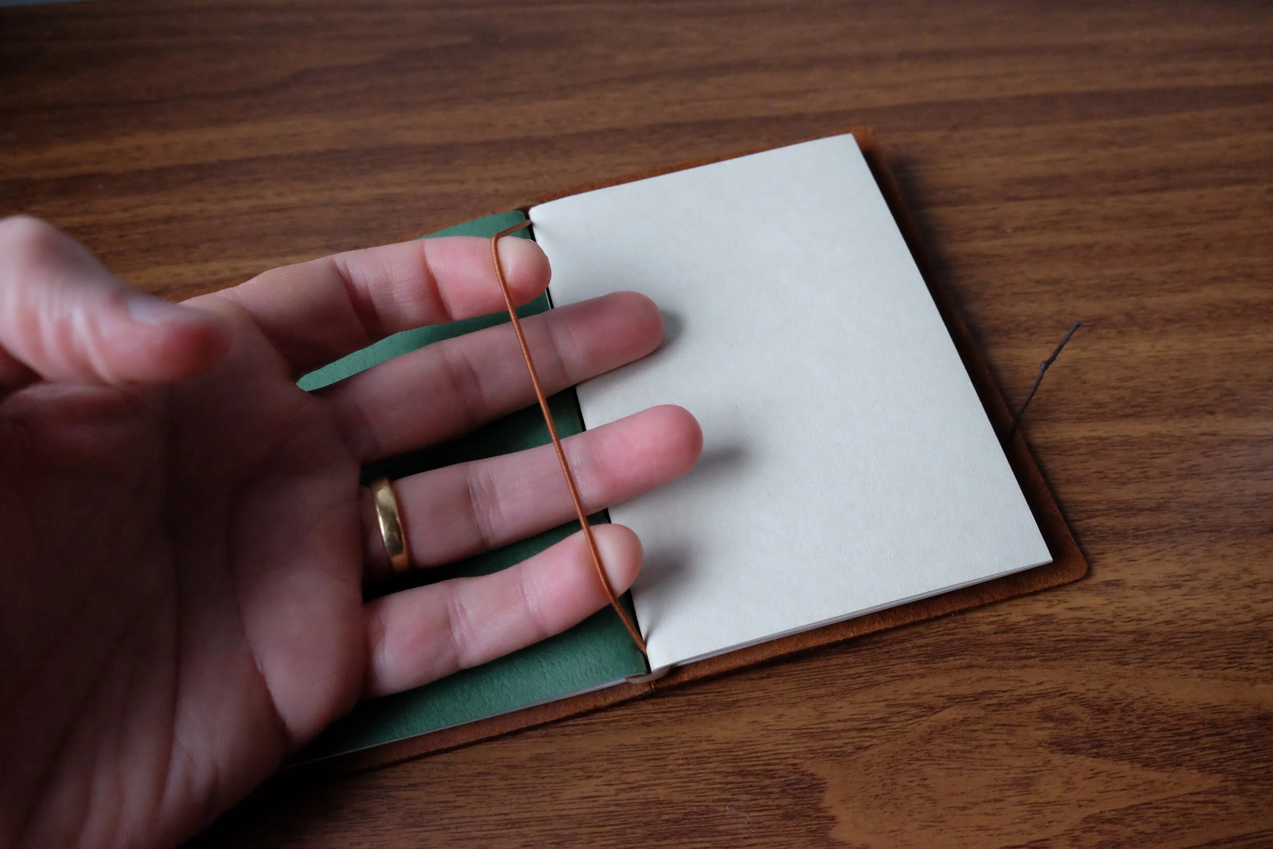 Traveler's Notebook Tutorial: How to Connect Multiple Refills and ...