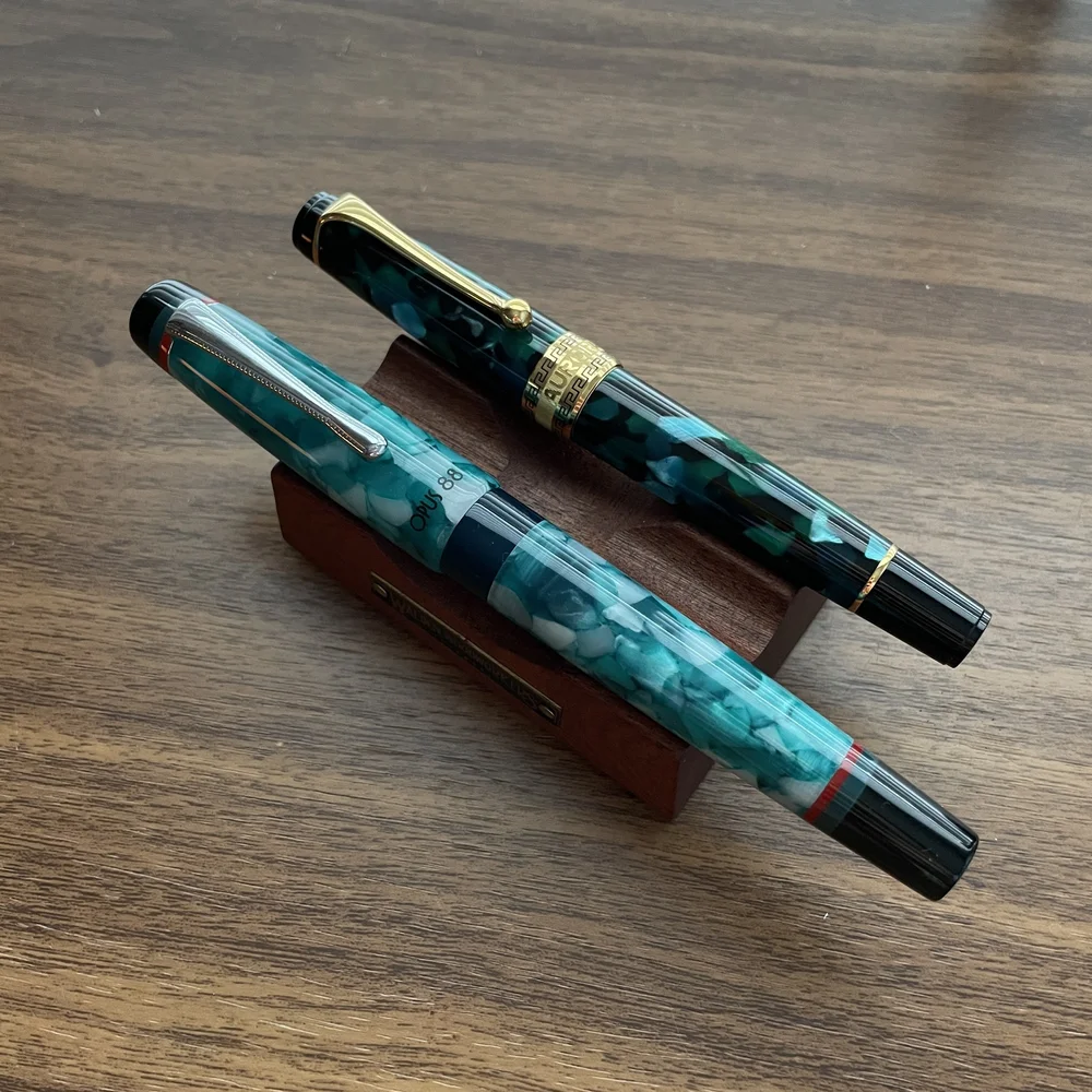 My Favorite Style of Pen: A Second Look at the Aurora Optima Fountain ...