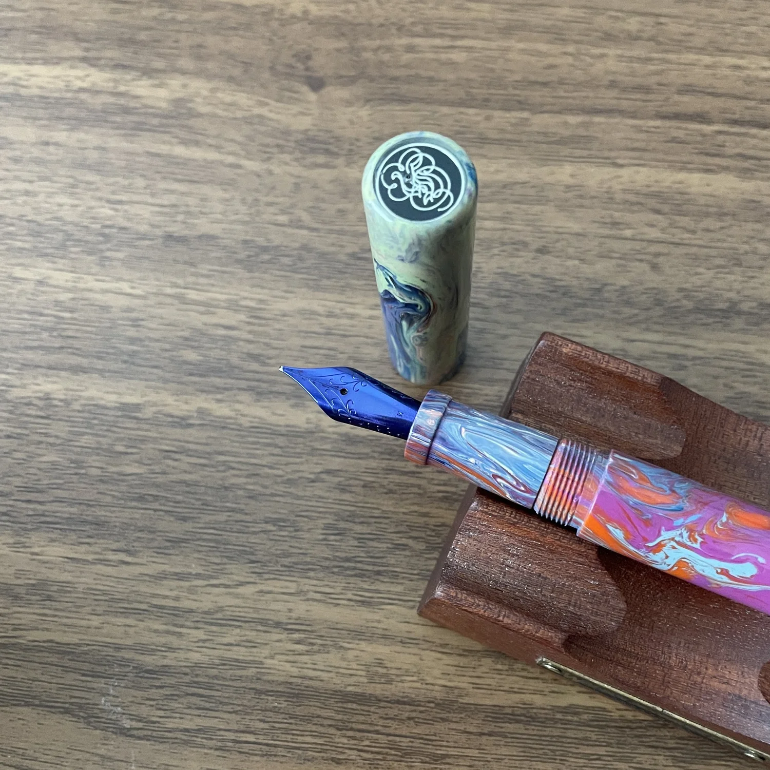 Pen Review: Hinze Pens "It's Five O'Clock Somewhere" — The Gentleman ...