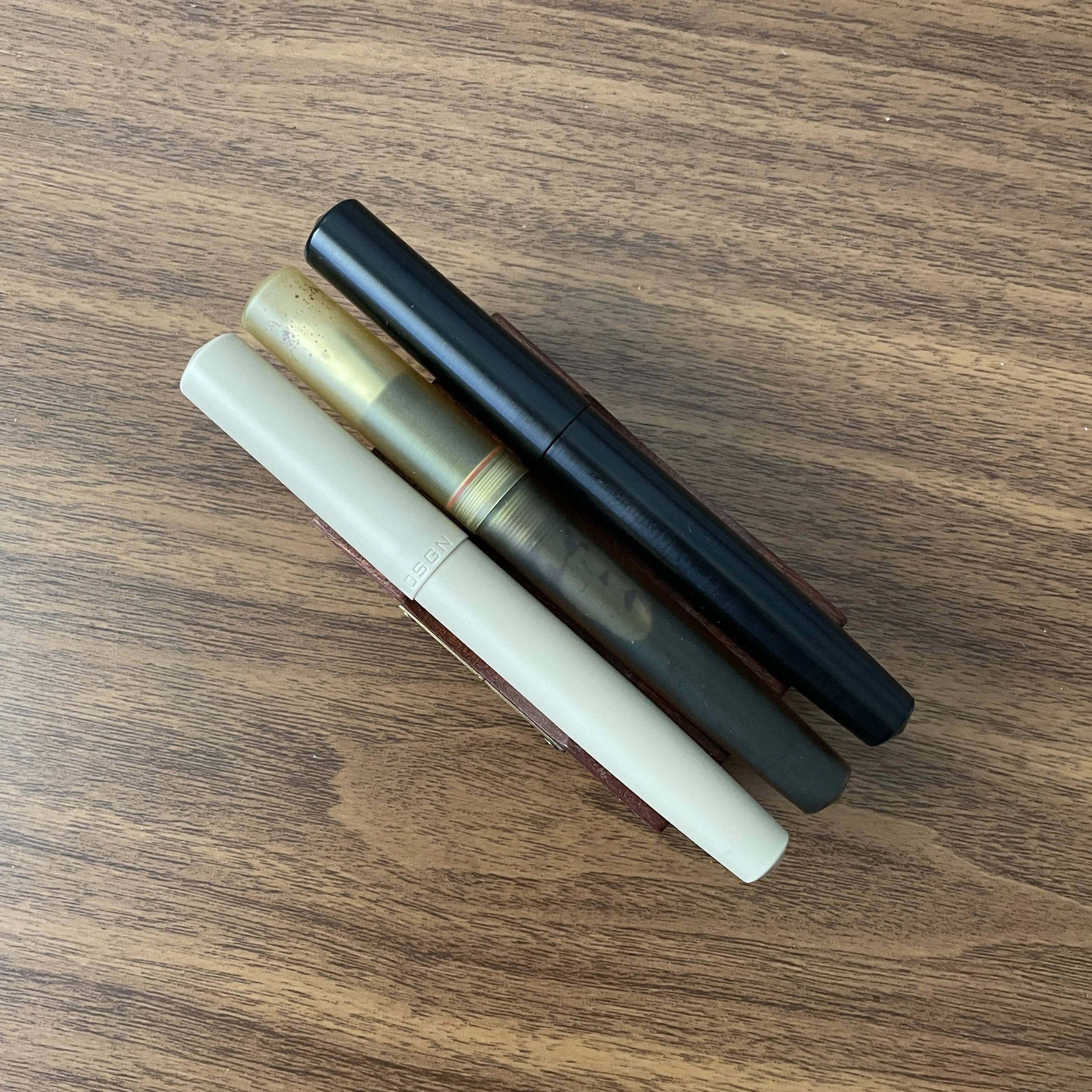 Pen Review: The Schon DSGN Peek-A-Boo: So What Exactly Is "PEEK ...