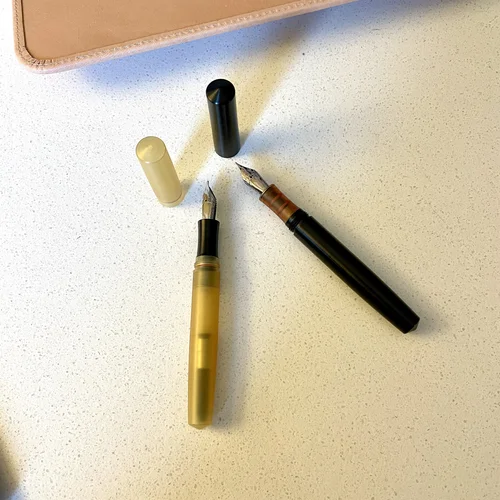 The Ultem-ate EDC? Reviewing the Schon DSGN Ultem Pens in Black and ...