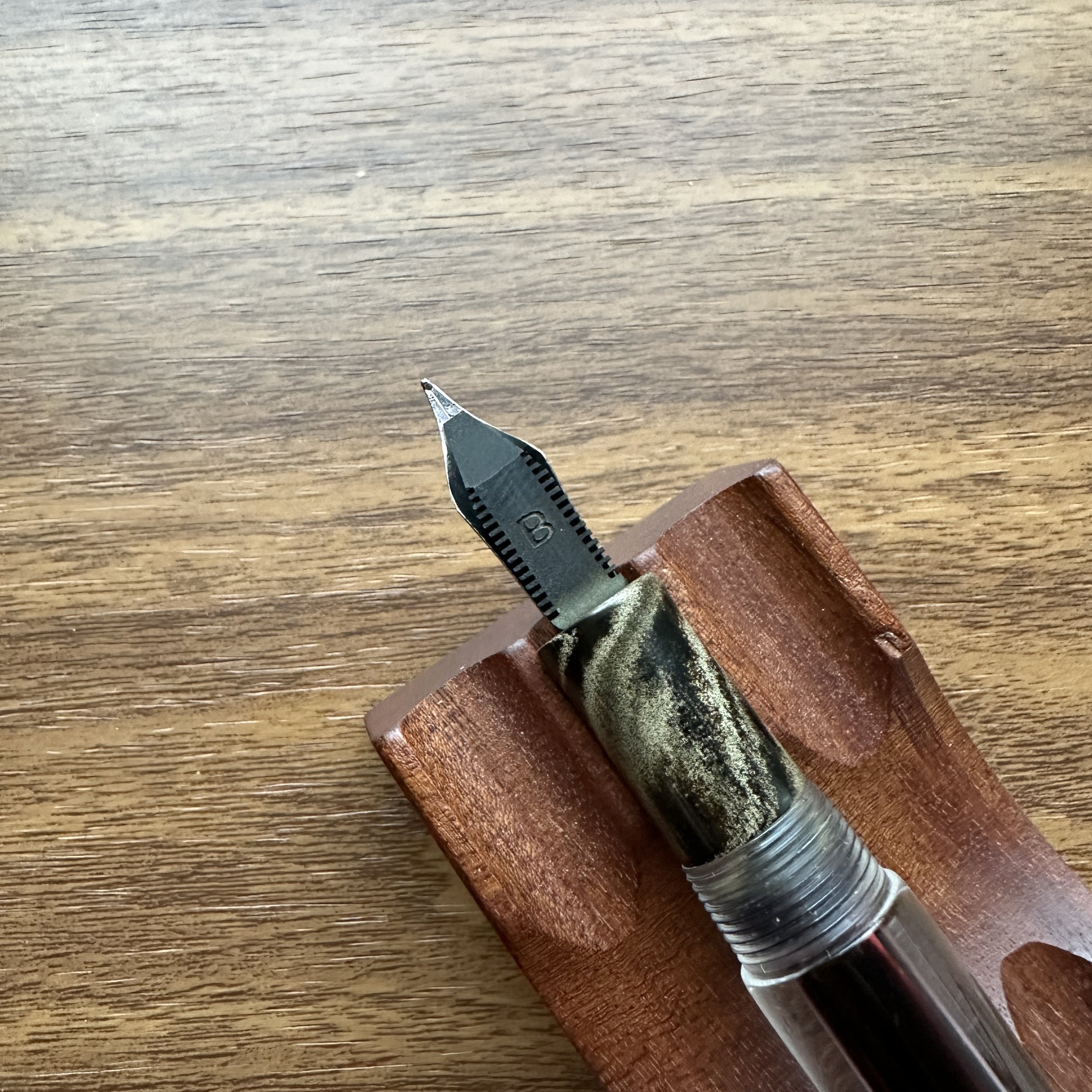 Fountain Pen Basics Don t Be Scared of Broad Nibs The Gentleman Stationer