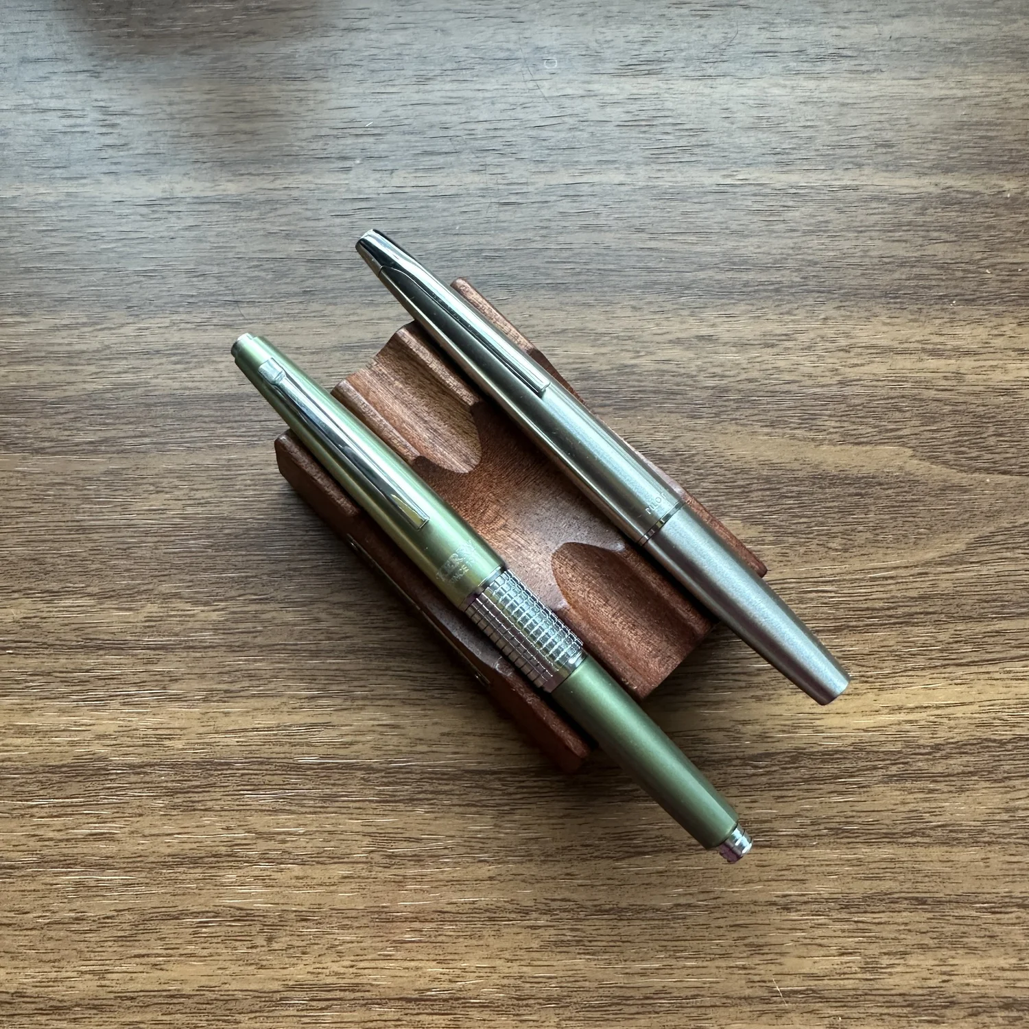 Capped Mechanical Pencils: Who Did It Better, Pentel Sharp Kerry or Uni ...