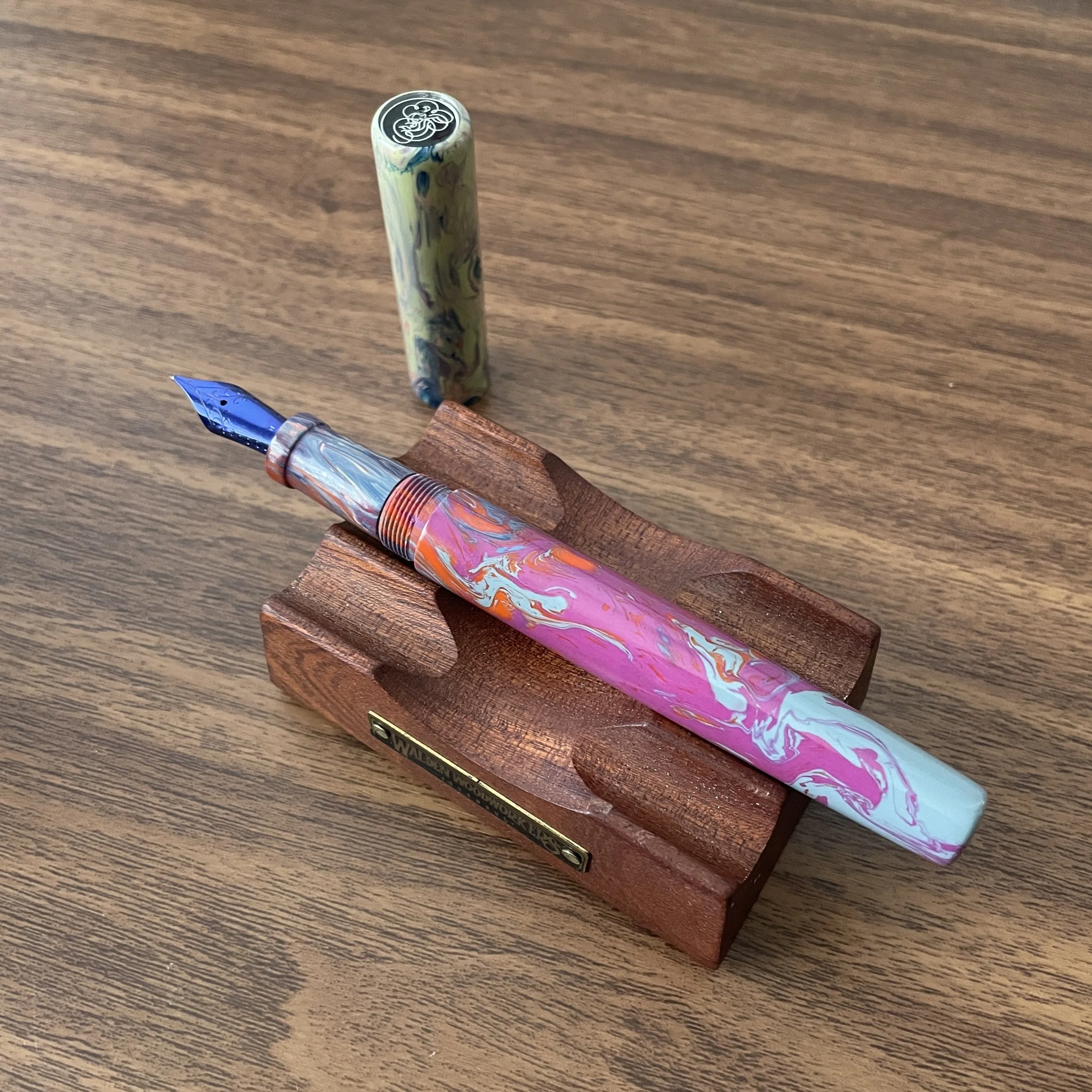 Pen Review: Hinze Pens "It's Five O'Clock Somewhere" — The Gentleman ...