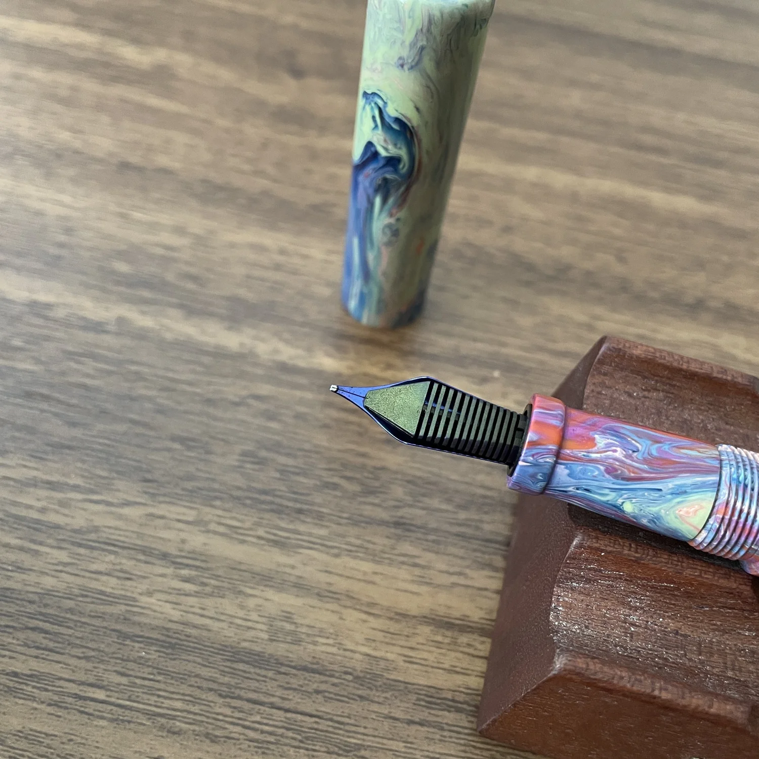 Pen Review: Hinze Pens "It's Five O'Clock Somewhere" — The Gentleman ...