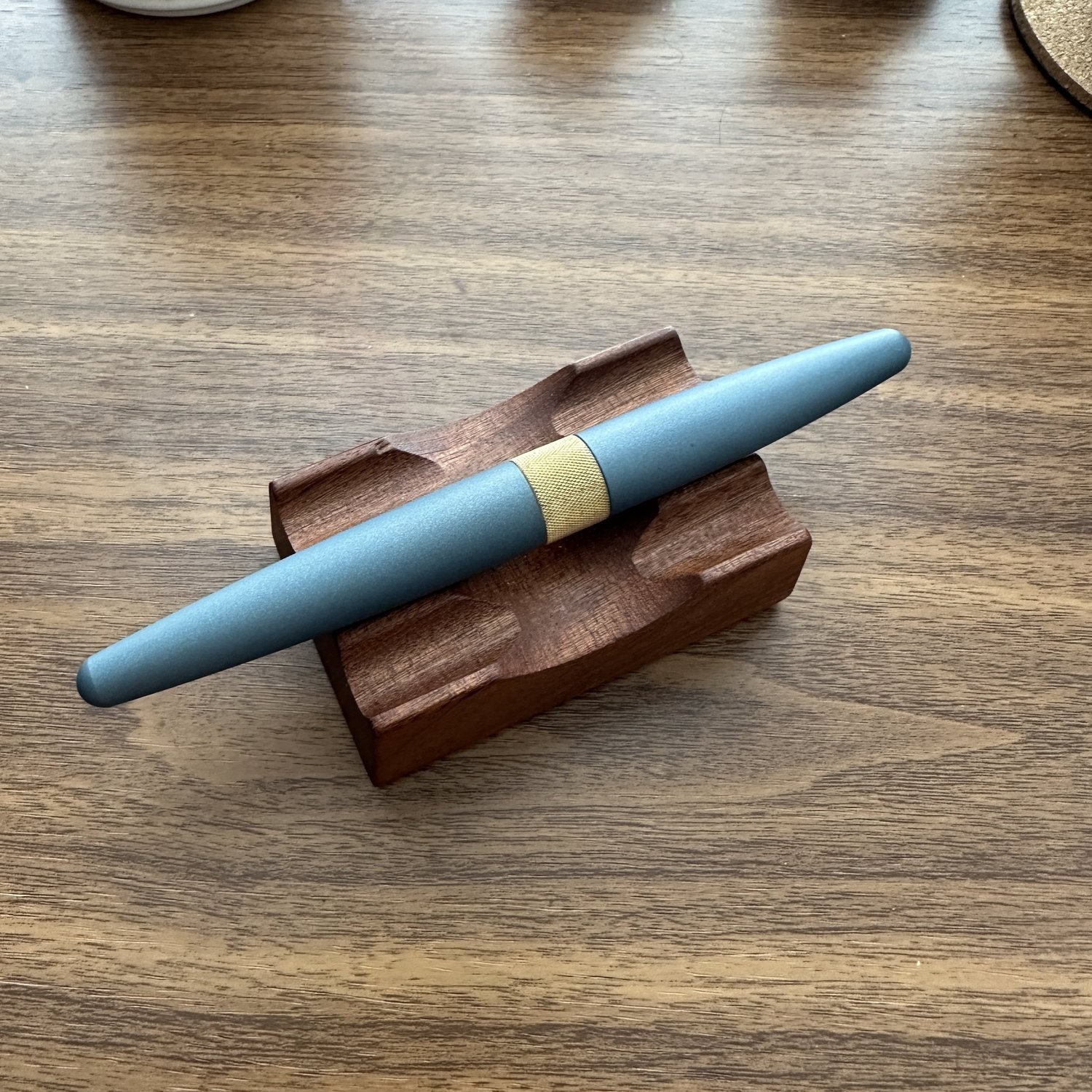 Pen Review: The Good Blue R615 "Titanium Blue" Vanness Exclusive ...