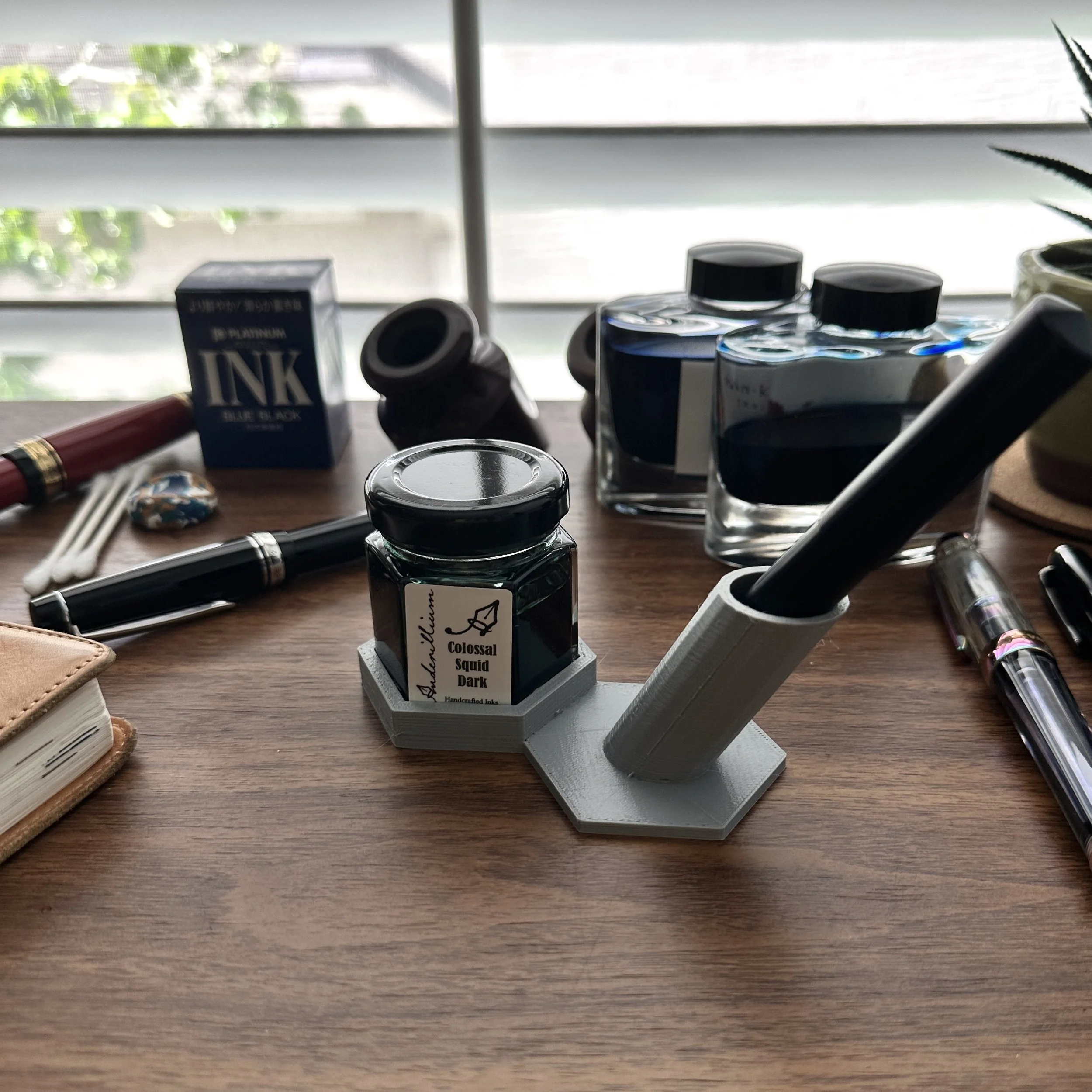 Giveaway Monday: Pen Stand + Ink, Courtesy of Anderillium! — The ...