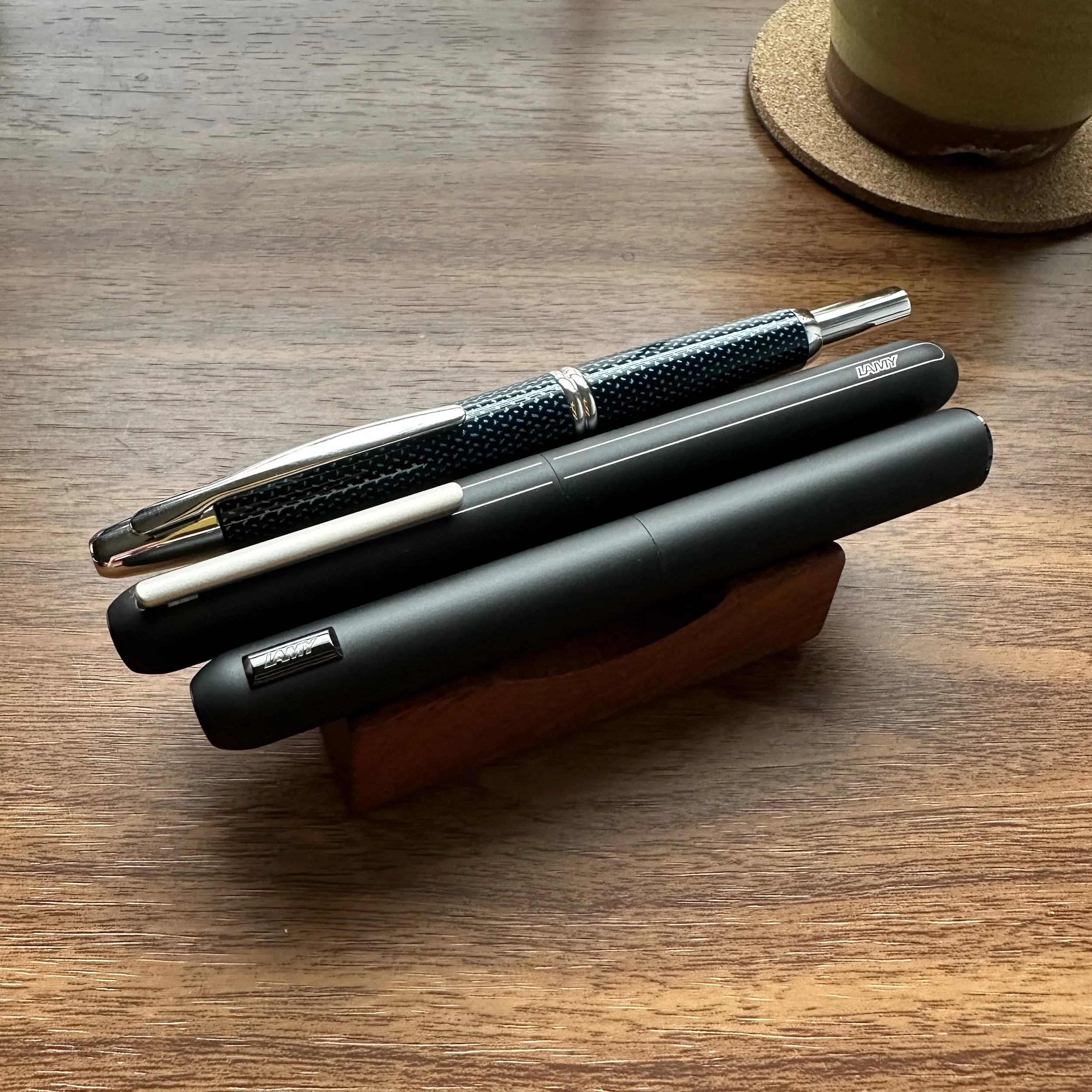 Twist or Click: What's Your Retractable Pen Preference? — The Gentleman ...