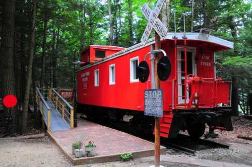 Lake Allegan Bed & Breakfast | Unique Caboose Lodging in Michigan