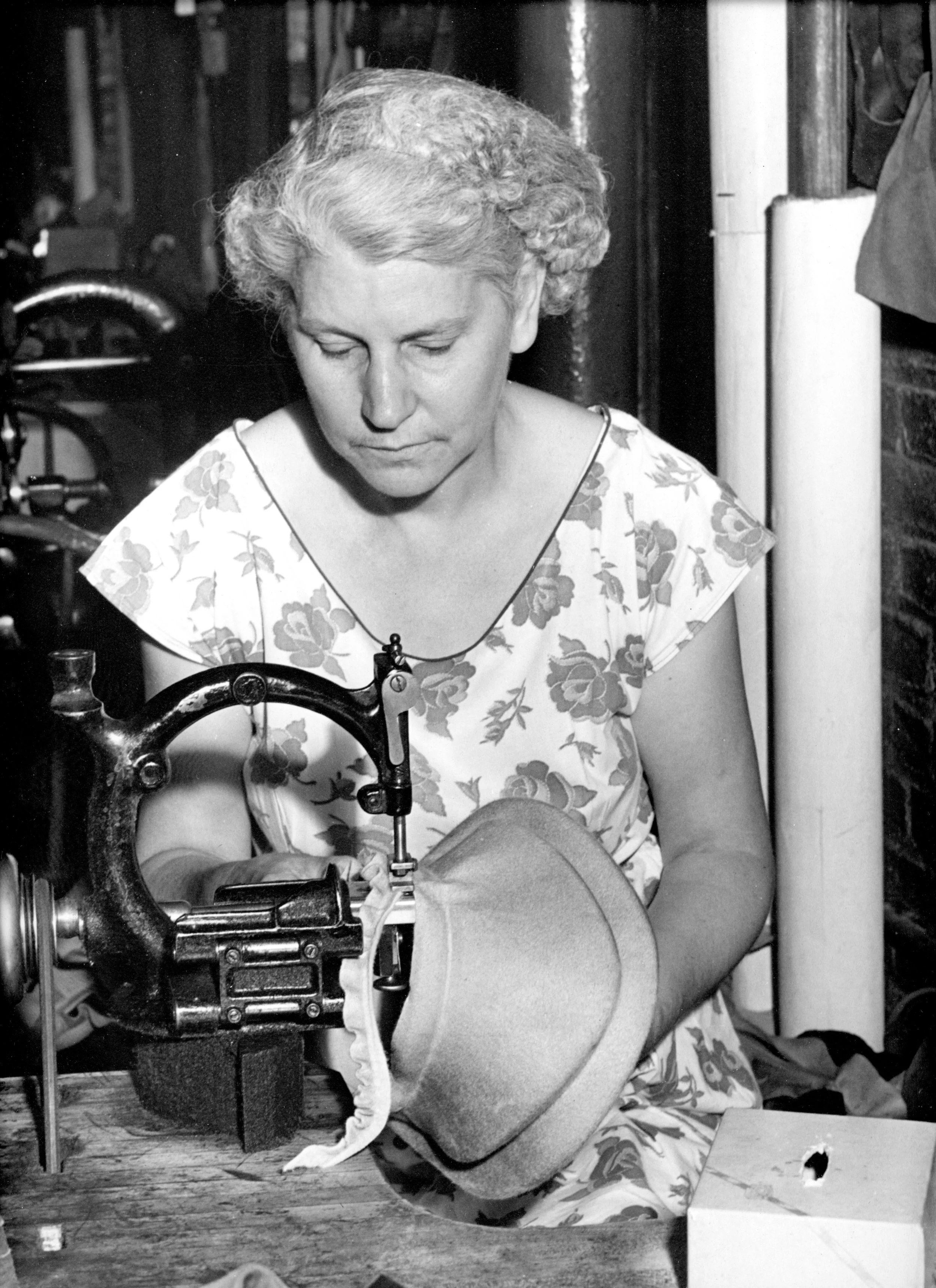 Merrimac Hat Company photographs | Amesbury Carriage Museum