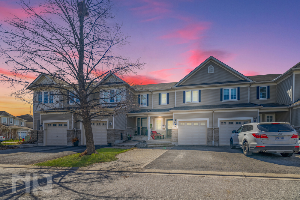 Sold - 3 Bed 3 Bath Townhouse in Stonebridge — Matt Richling - Ottawa ...