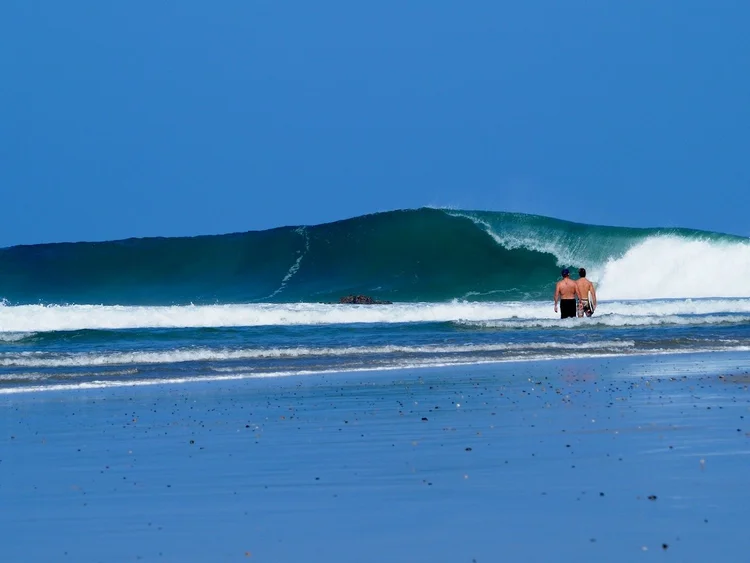Types of Surfing Waves: A Coach's Guide to Reading What You're Riding ...