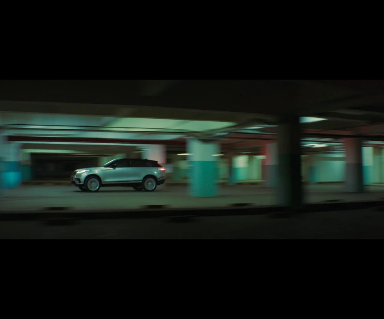 RANGE ROVER — BELLA PANGGABEAN