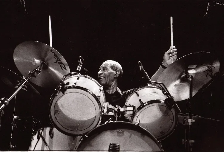 Bio — MAX ROACH