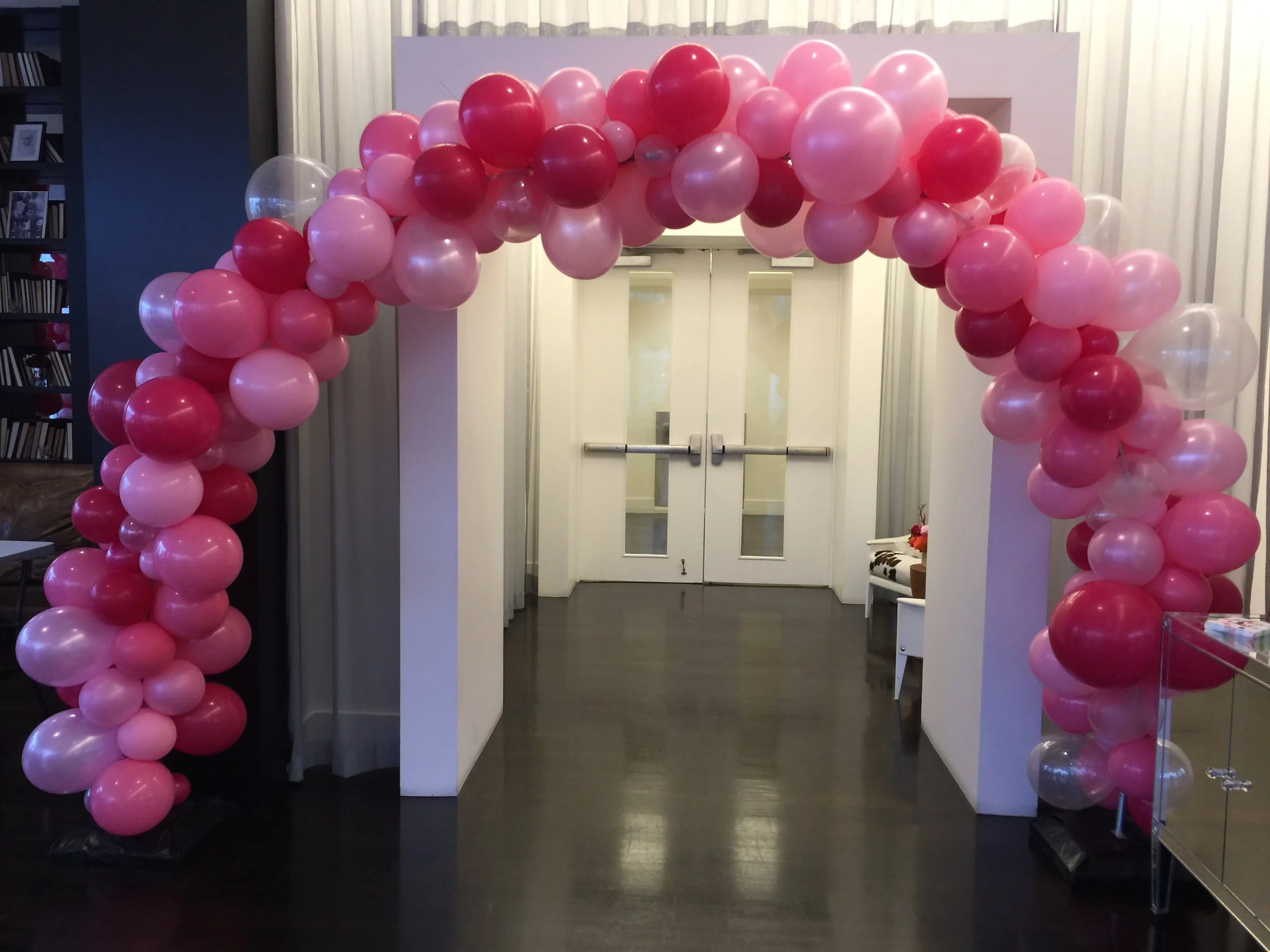Balloon Arches | Call Us Today 214-361-8973 | Smiles Balloon Co