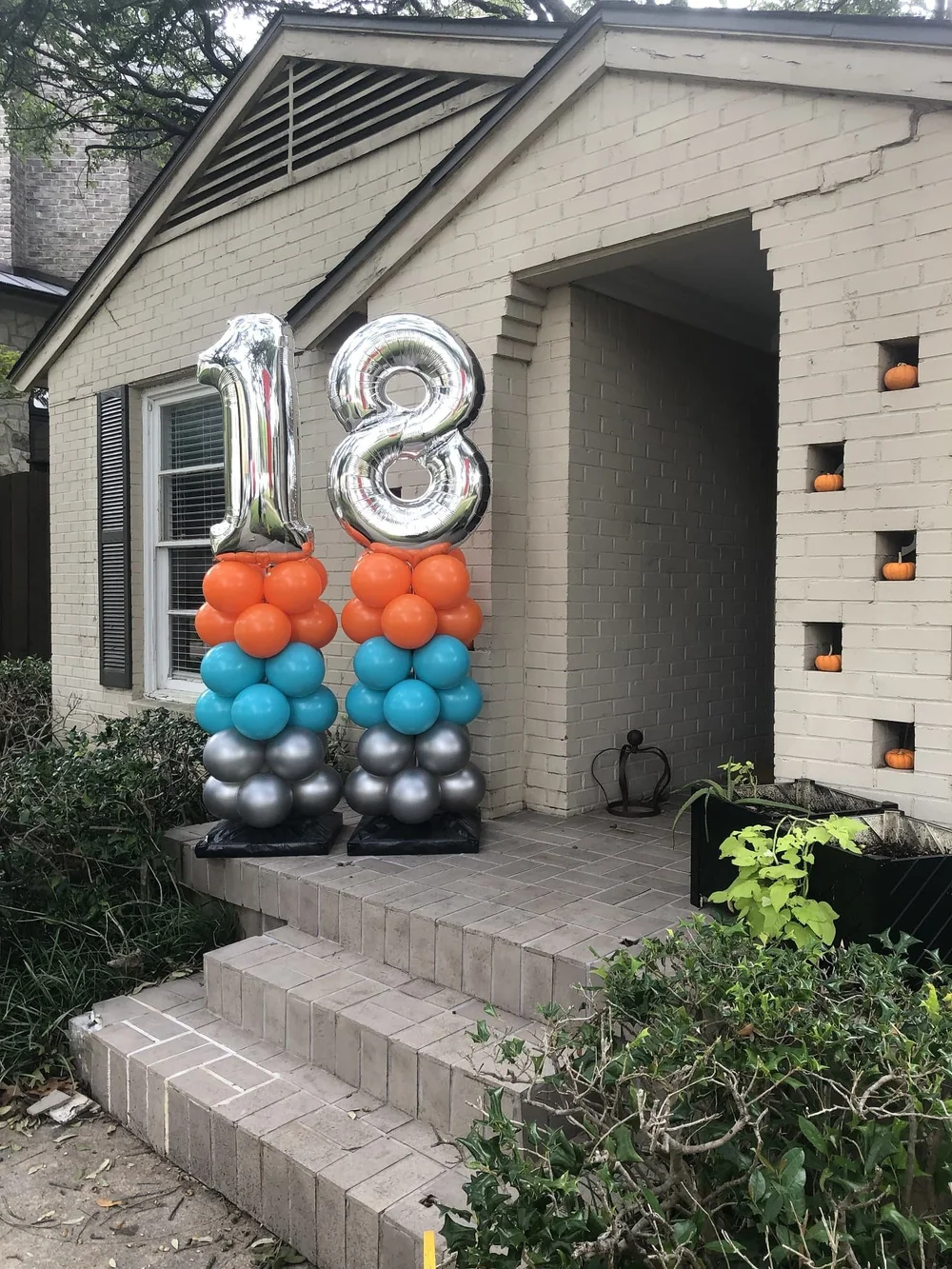 Smiles Balloon Co | Call Us Today 214-361-8973
