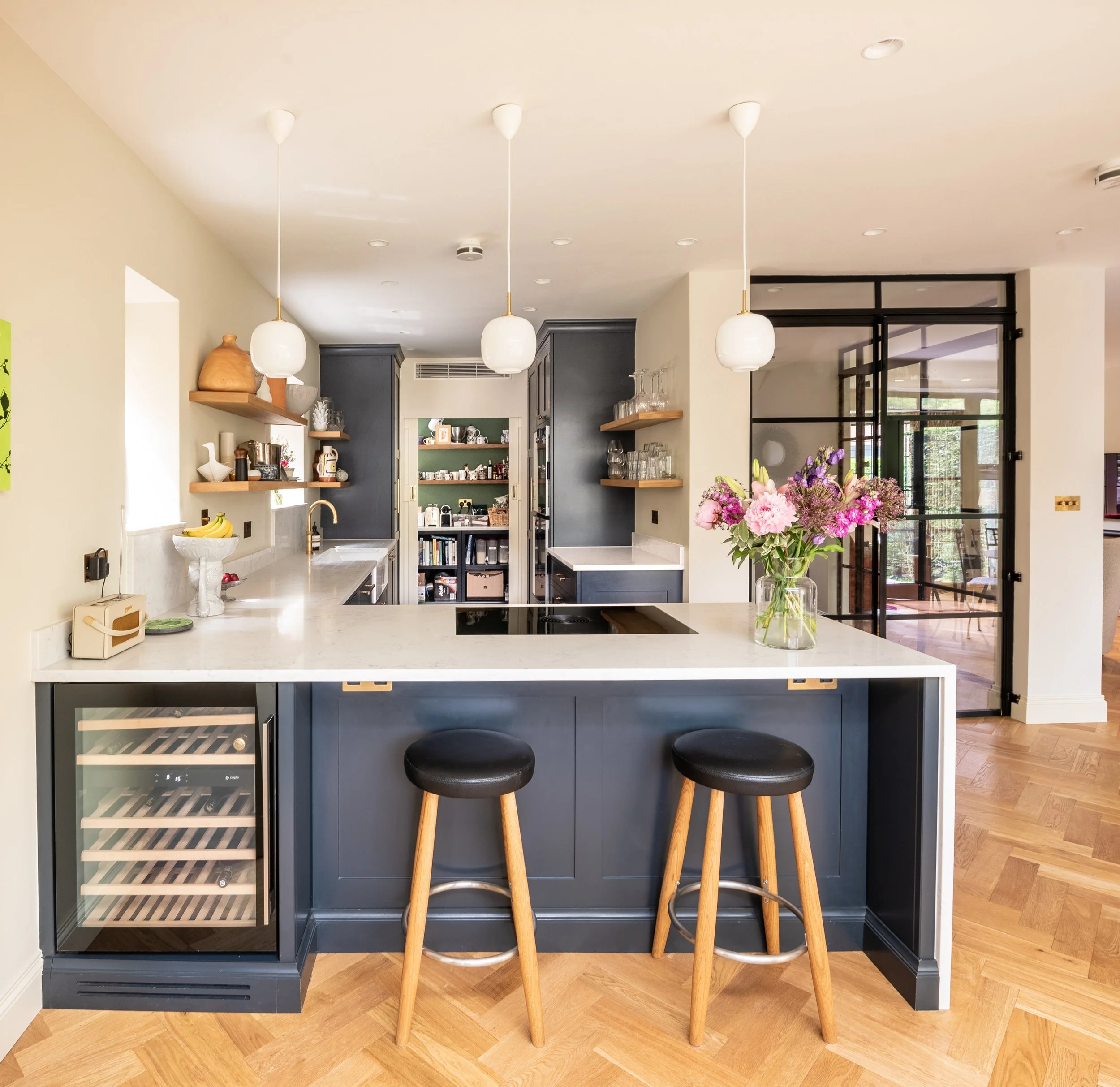 The Finchley Kitchen, Walk-in pantry and banquette seat — Herringbone House