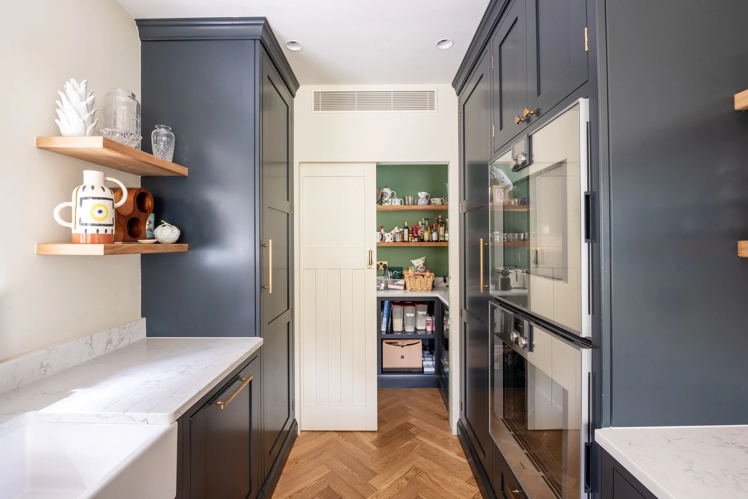 The Finchley Kitchen, Walk-in pantry and banquette seat — Herringbone House