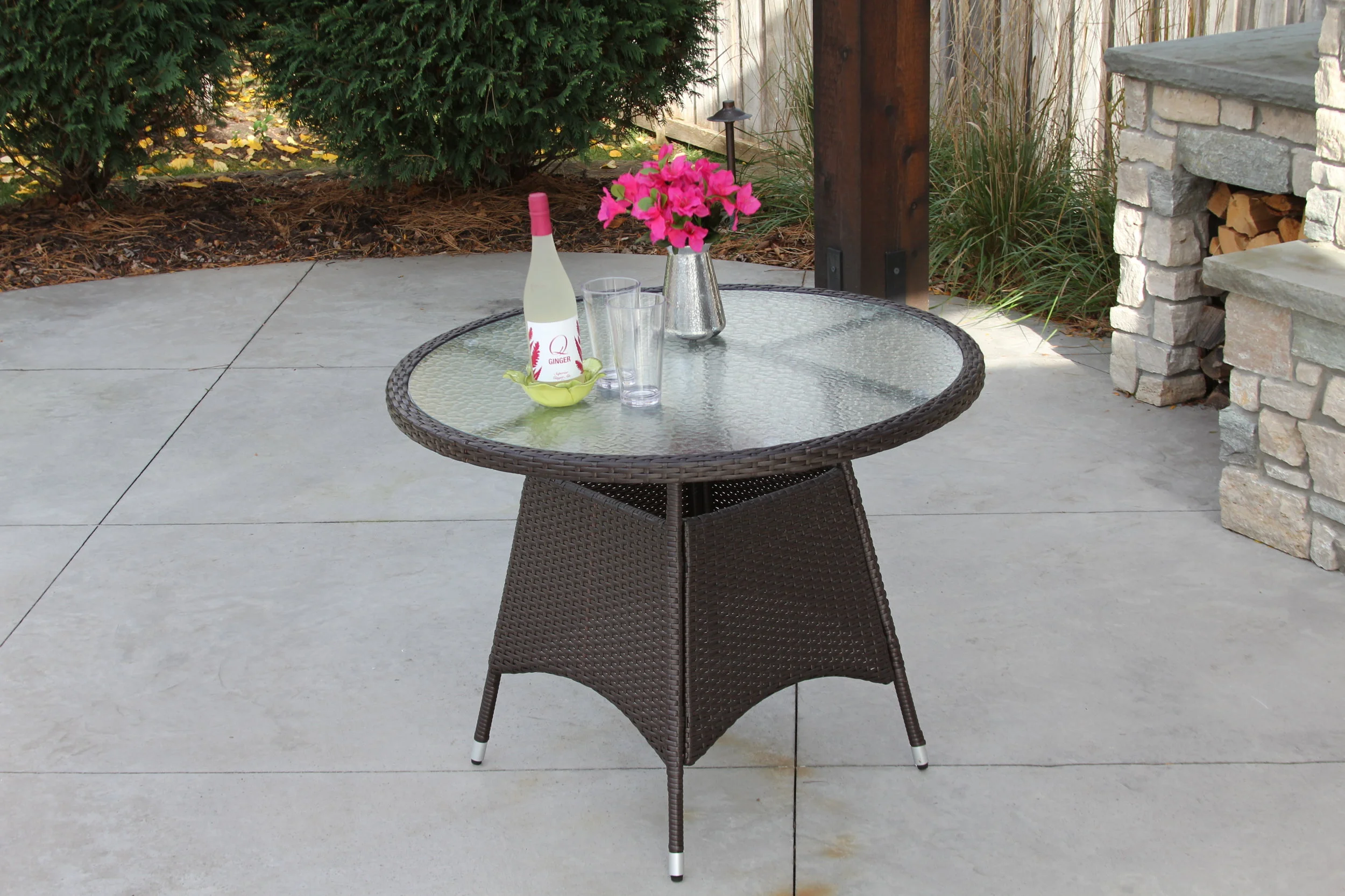Round Wicker Outdoor Dining Table With Recessed Tempered Glass ...
