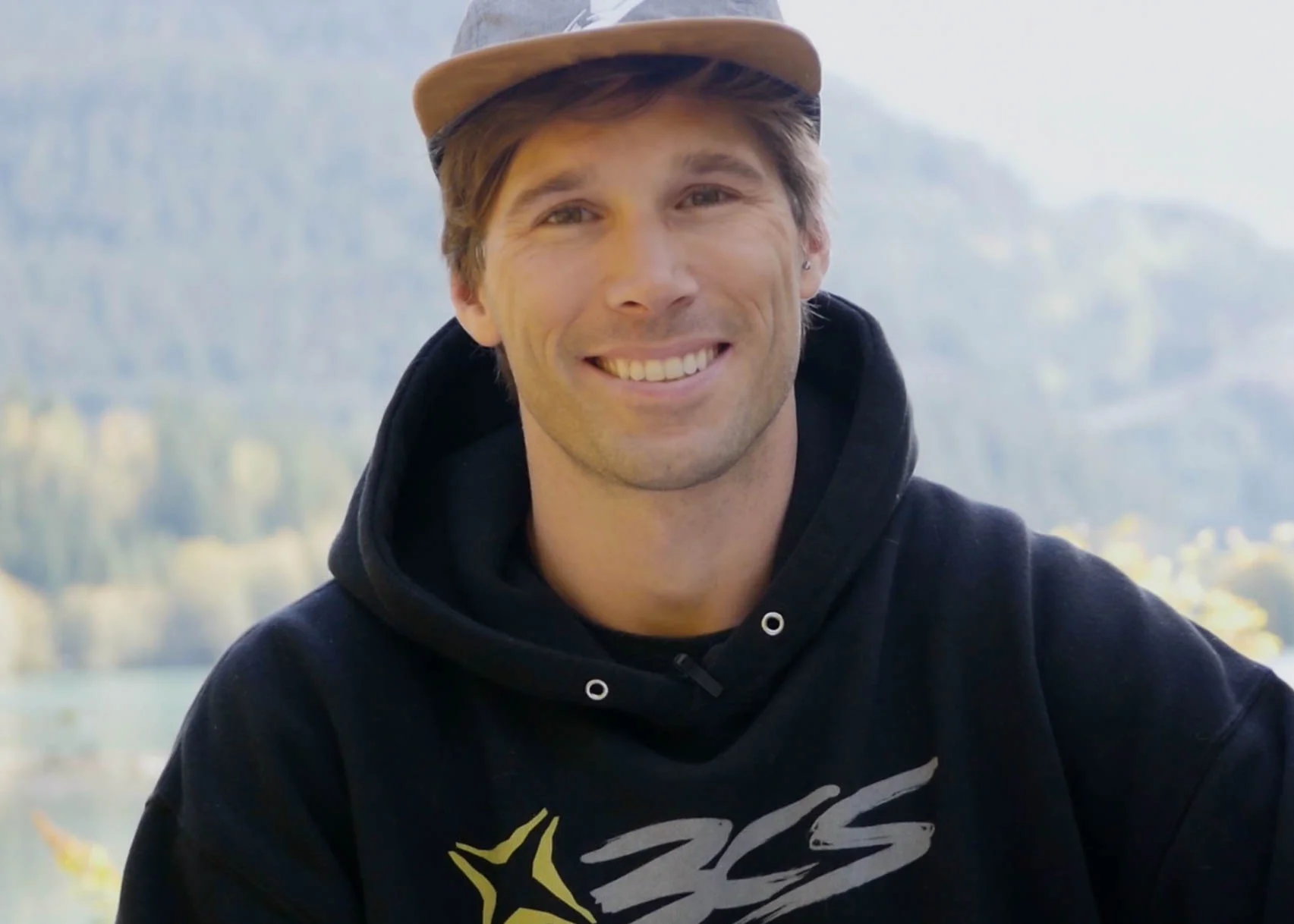 Mo Pros The Professional Snowmobile Snowboarding and Snowmobile Skiing ...