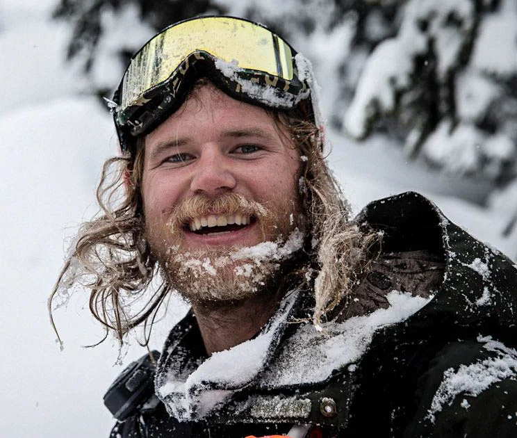 Mo Pros The Professional Snowmobile Snowboarding and Snowmobile Skiing ...
