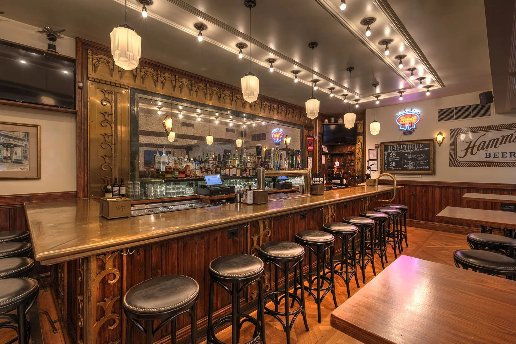 Whitlow's DC - Neighborhood Bar With Outdoor Patio Bar