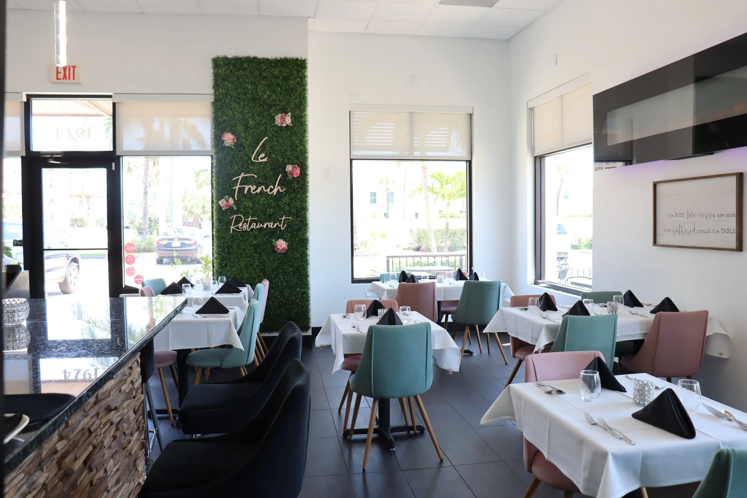 Reservations Le French Restaurant
