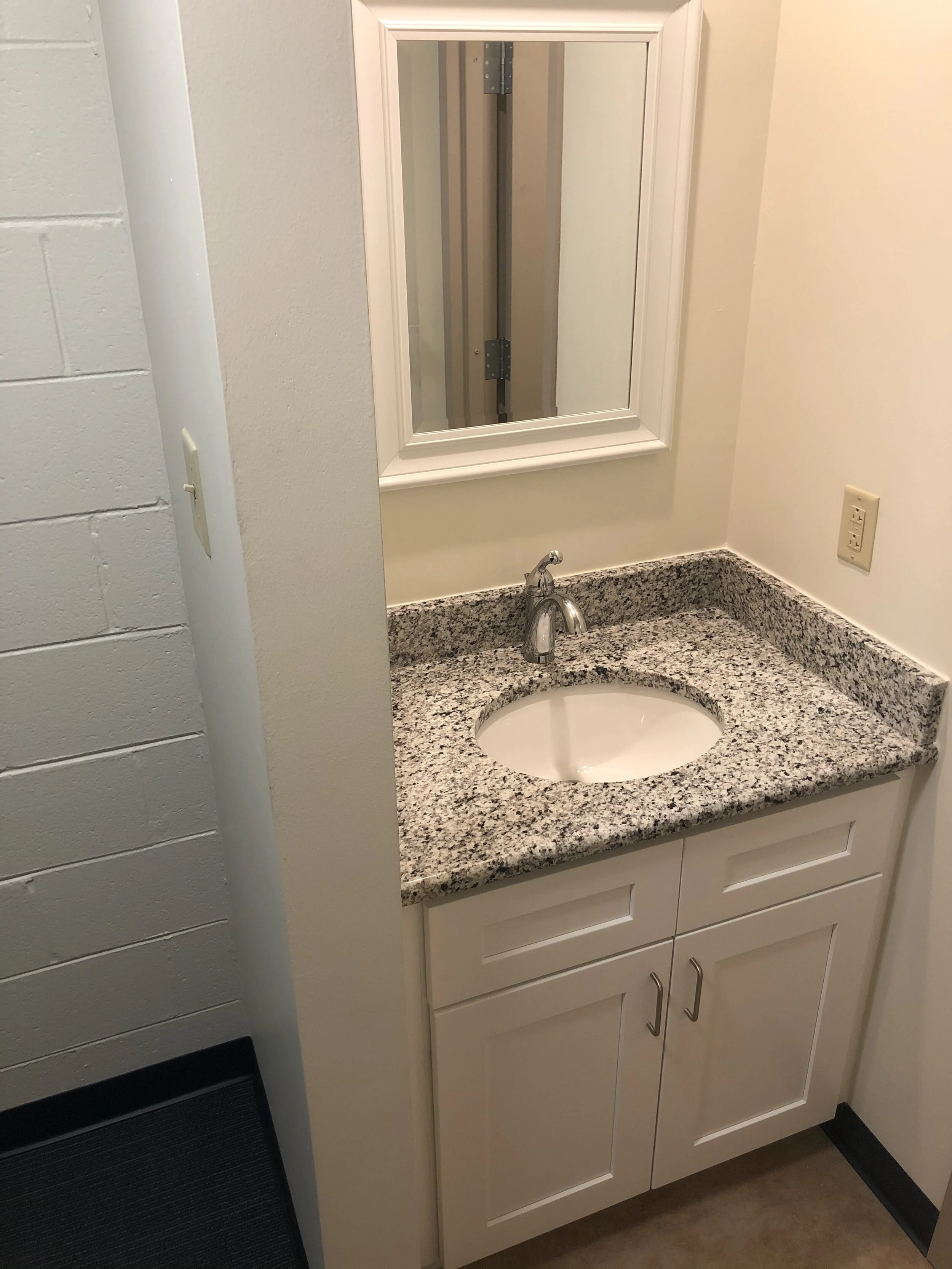 LYON CONTRACTING SERVICES LLC-Home