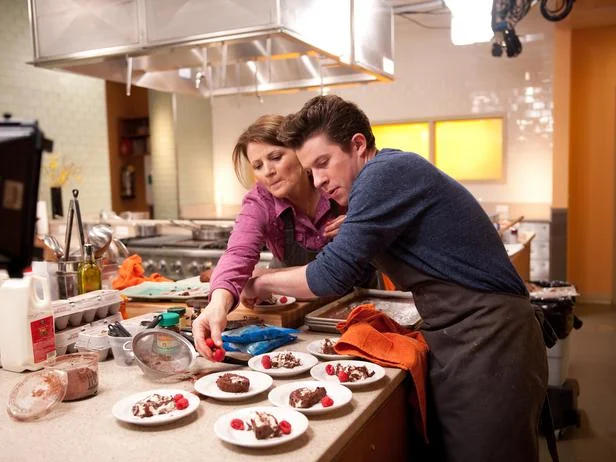 Q & A WITH FOOD NETWORK STAR JUSTIN WARNER — Martie Duncan