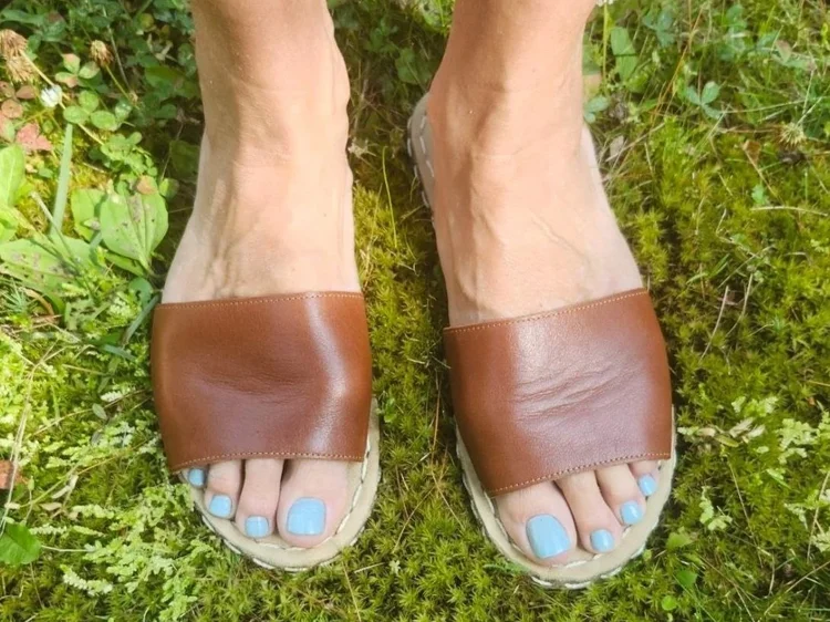 Raum Grounding / Earthing Shoes for Women and Men — Grounded.com