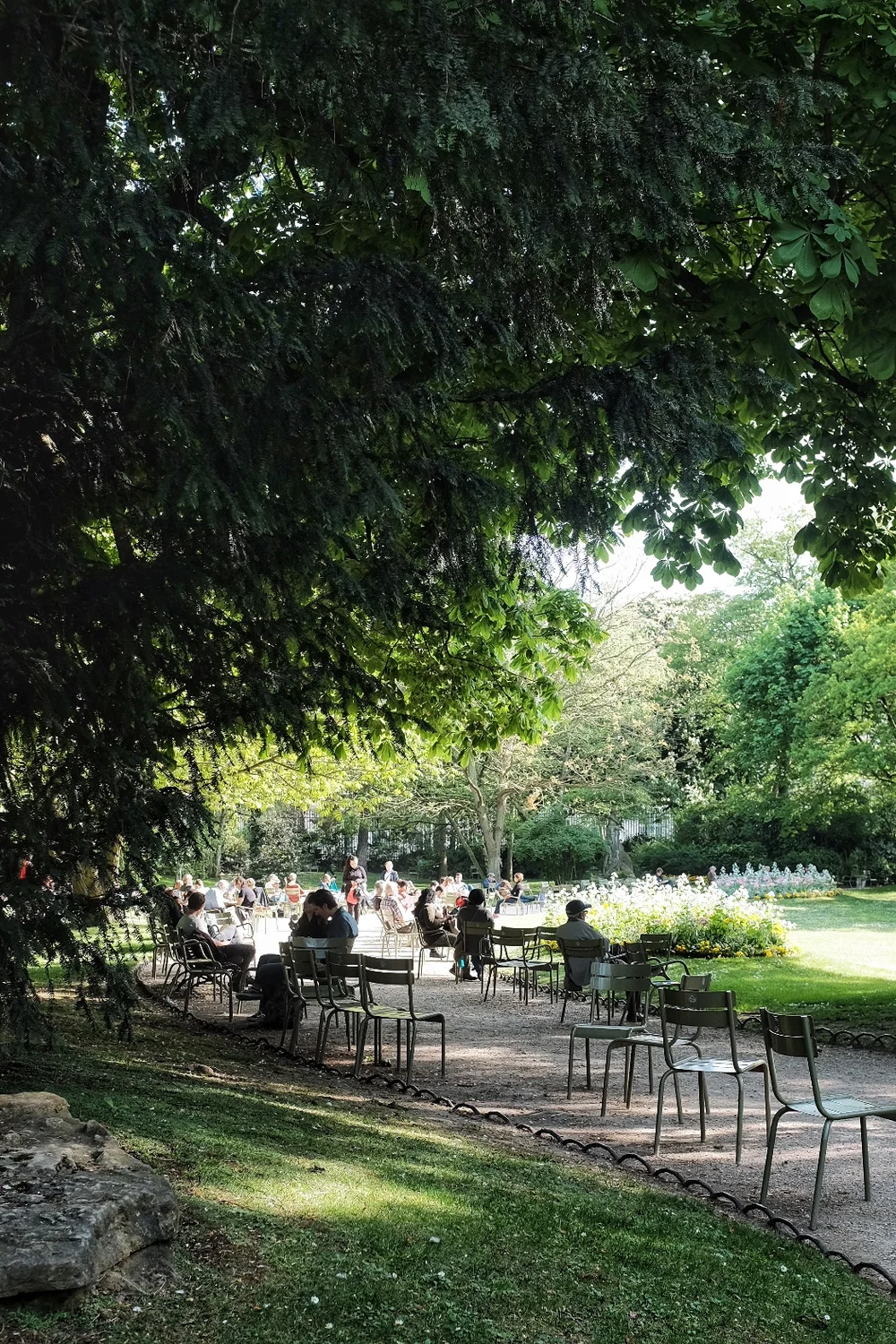 23 Moments I fell in Love with Paris — L. Raine