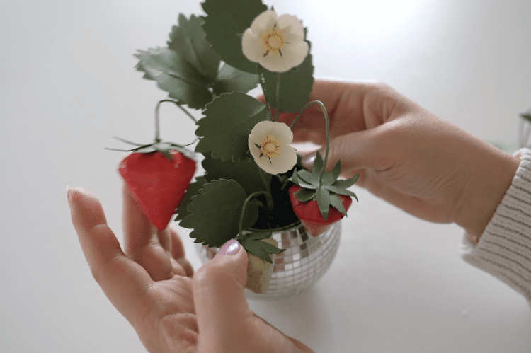 DIY Paper Strawberries – How to Make Realistic Strawberries with ...
