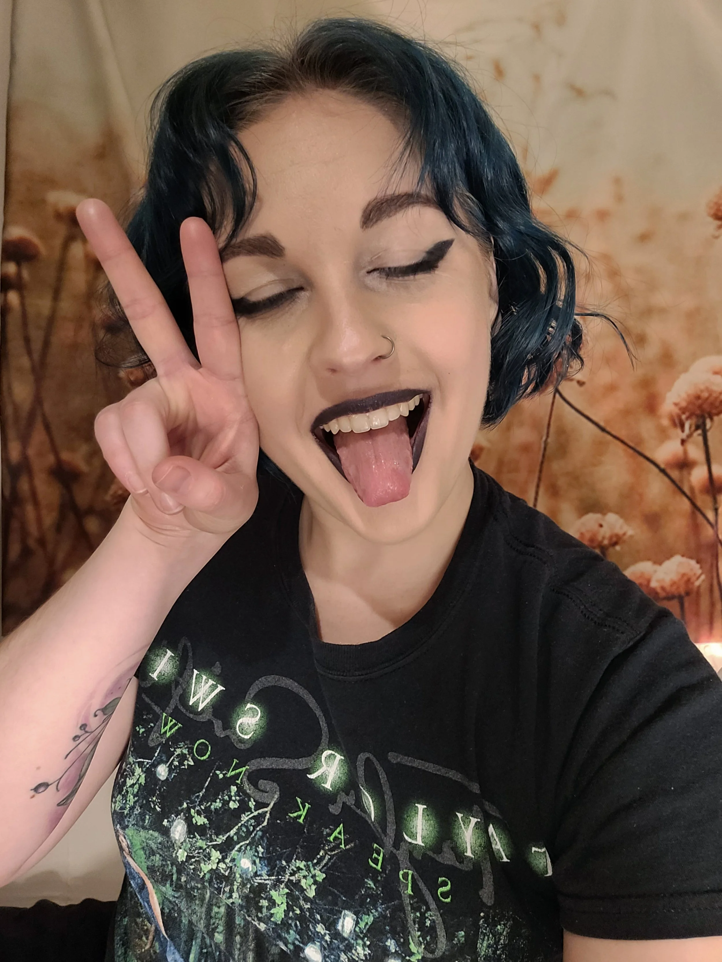 The Glam-Goth Look Make-up Tutorial — Cambridge Naturals