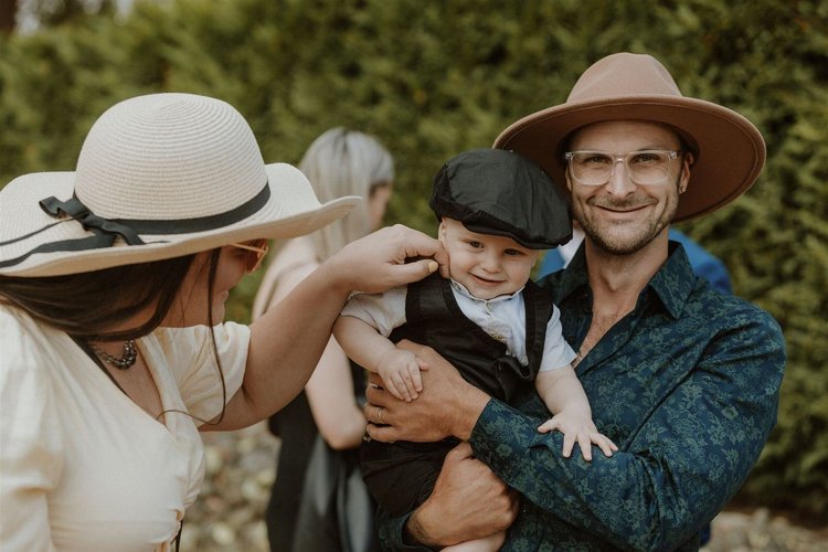 Candid wedding photos and portraits of guests - Why I use a second ...