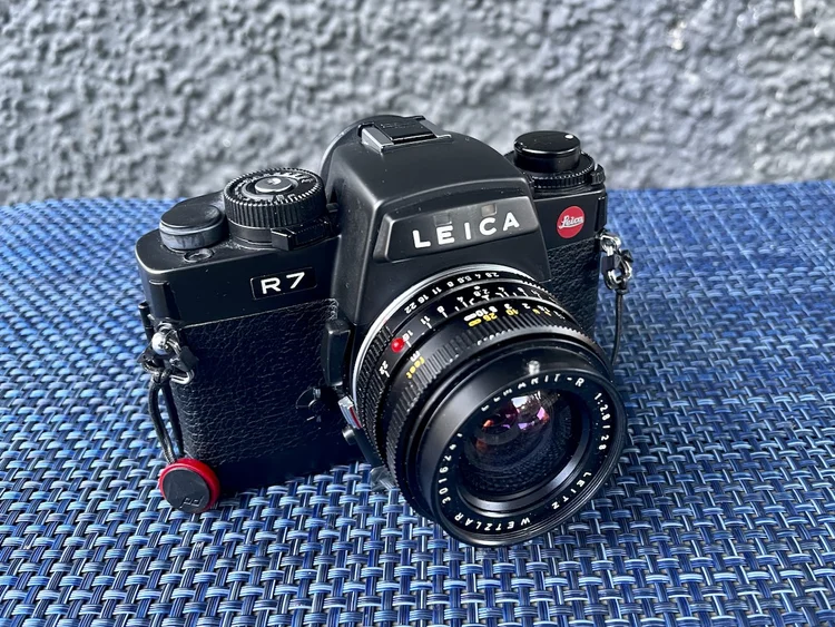 Technical and hands-on review of the Minolta XE, aka XE-1 and XE-7 ...