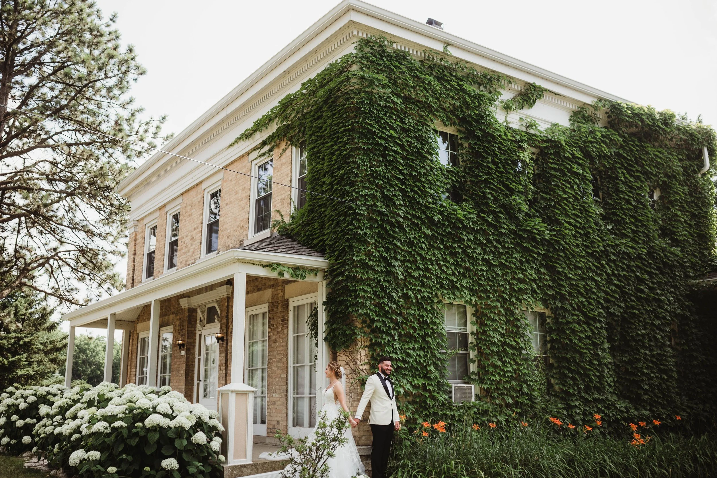 Our Favorite Photo Spots at Rustic Manor 1848 — Rustic Manor 1848