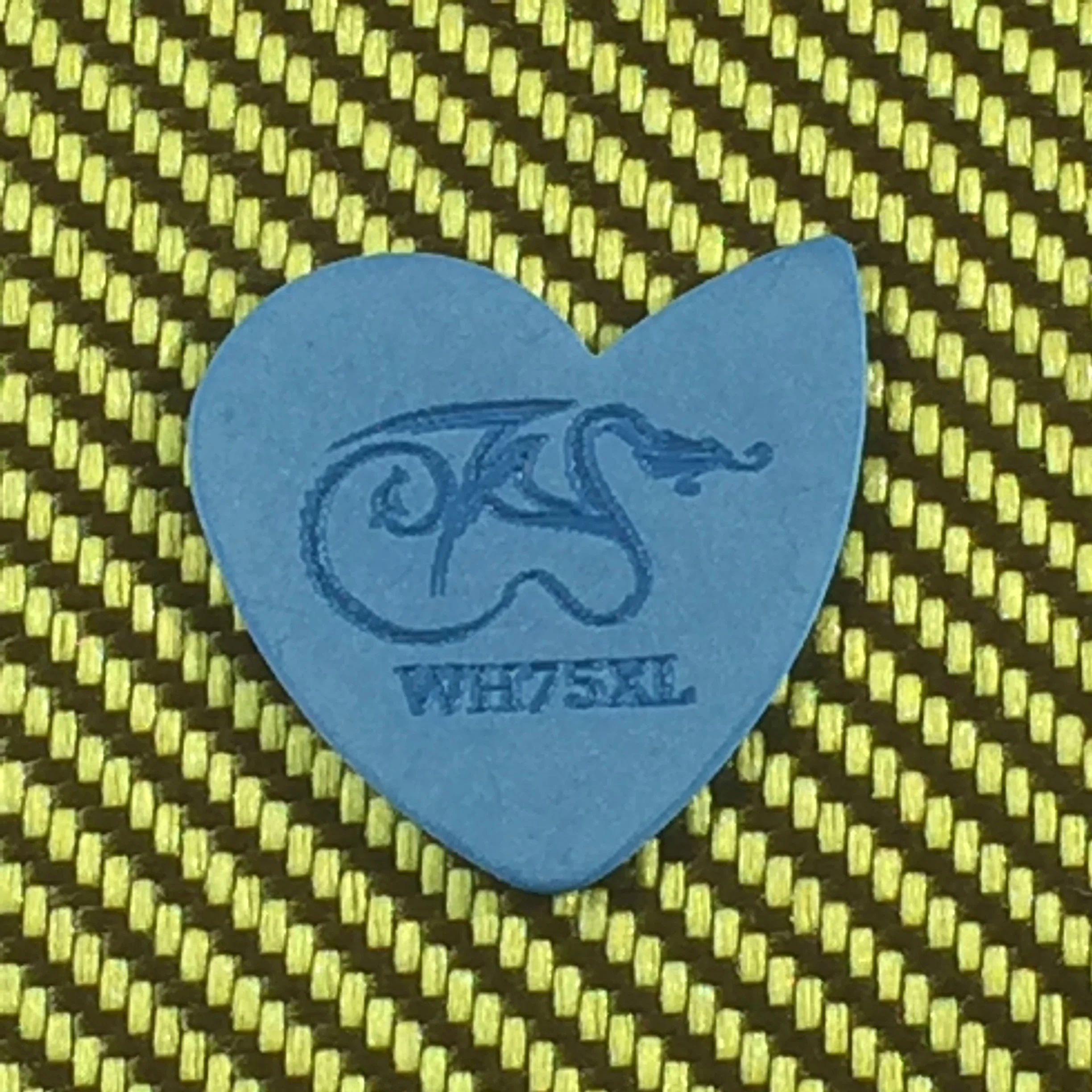 Wyvern's Heart XL Guitar Pick 12 Pack: Choice of colors - Dragon's ...