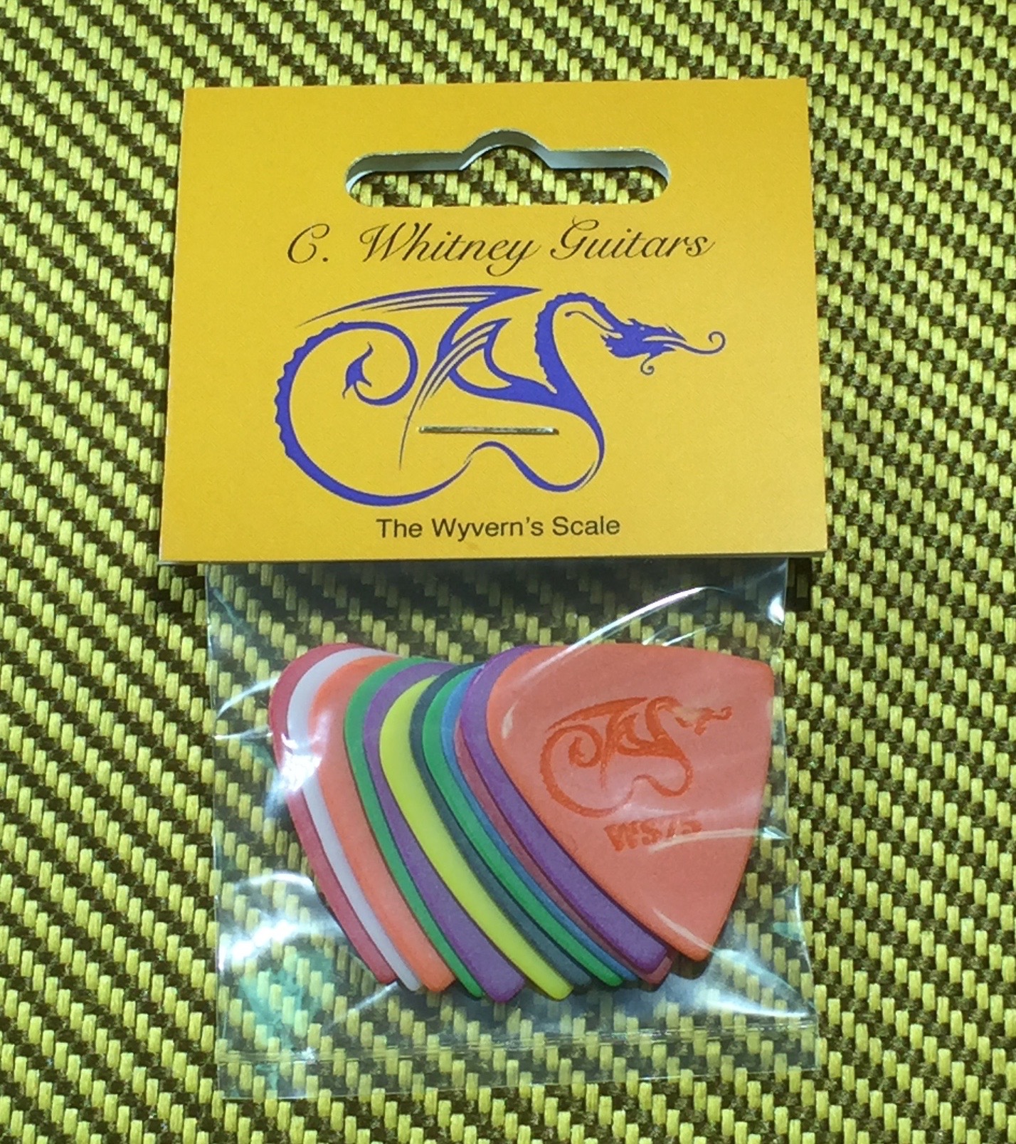 Wyvern's Scale Guitar Pick 12 Pack: Choice of colors - Dragon's Heart ...
