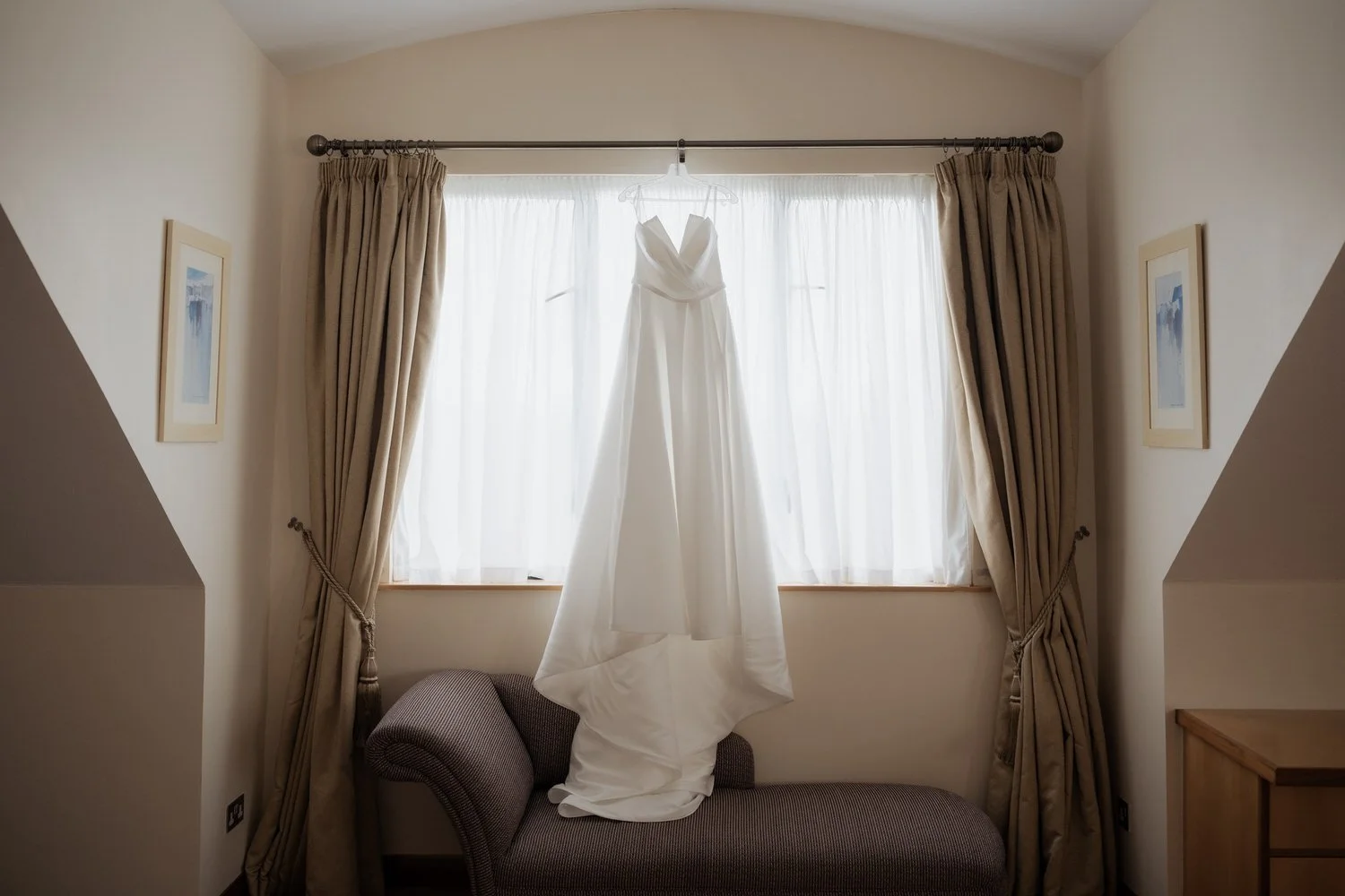 La Mon Hotel Wedding | Nina + Jonny | Pure Photo N.I