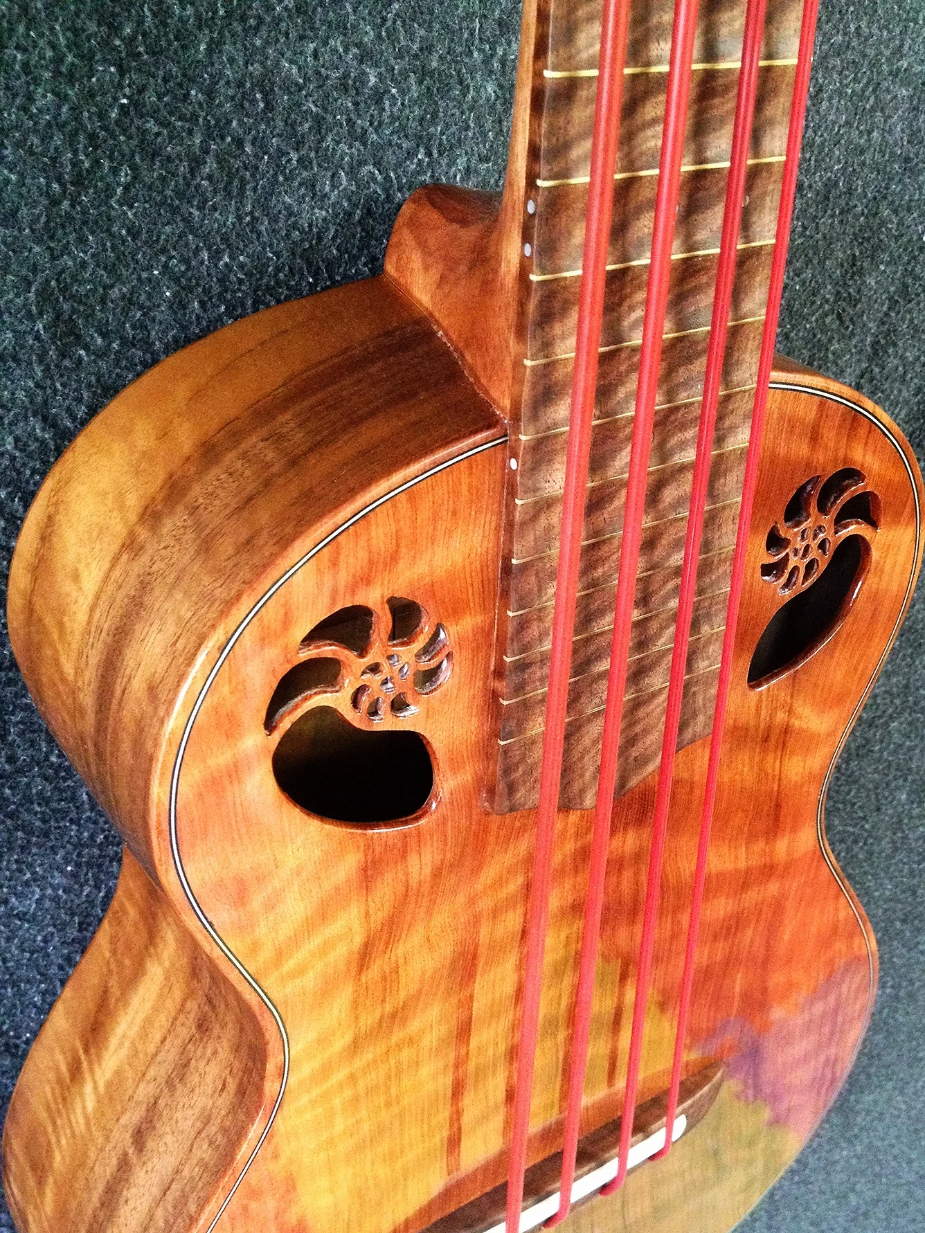 Bass Ukulelel — Oceana Ukuleles