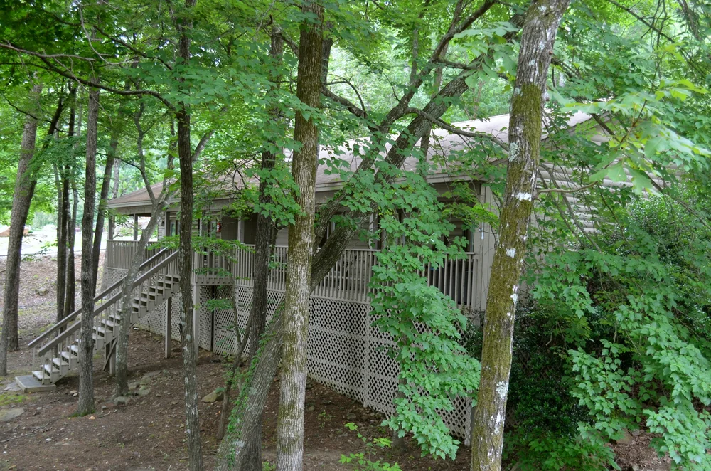 Lodging — Iron Mountain Lodge and Marina