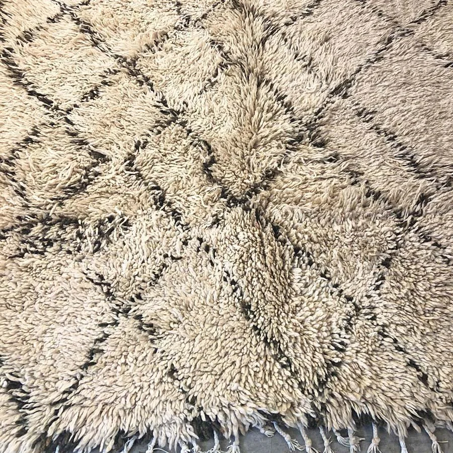 Beautiful and Authentic Beni Ouarain Moroccan Berber carpets | Buy Online