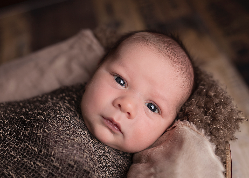 What's the best lens for newborn photography?